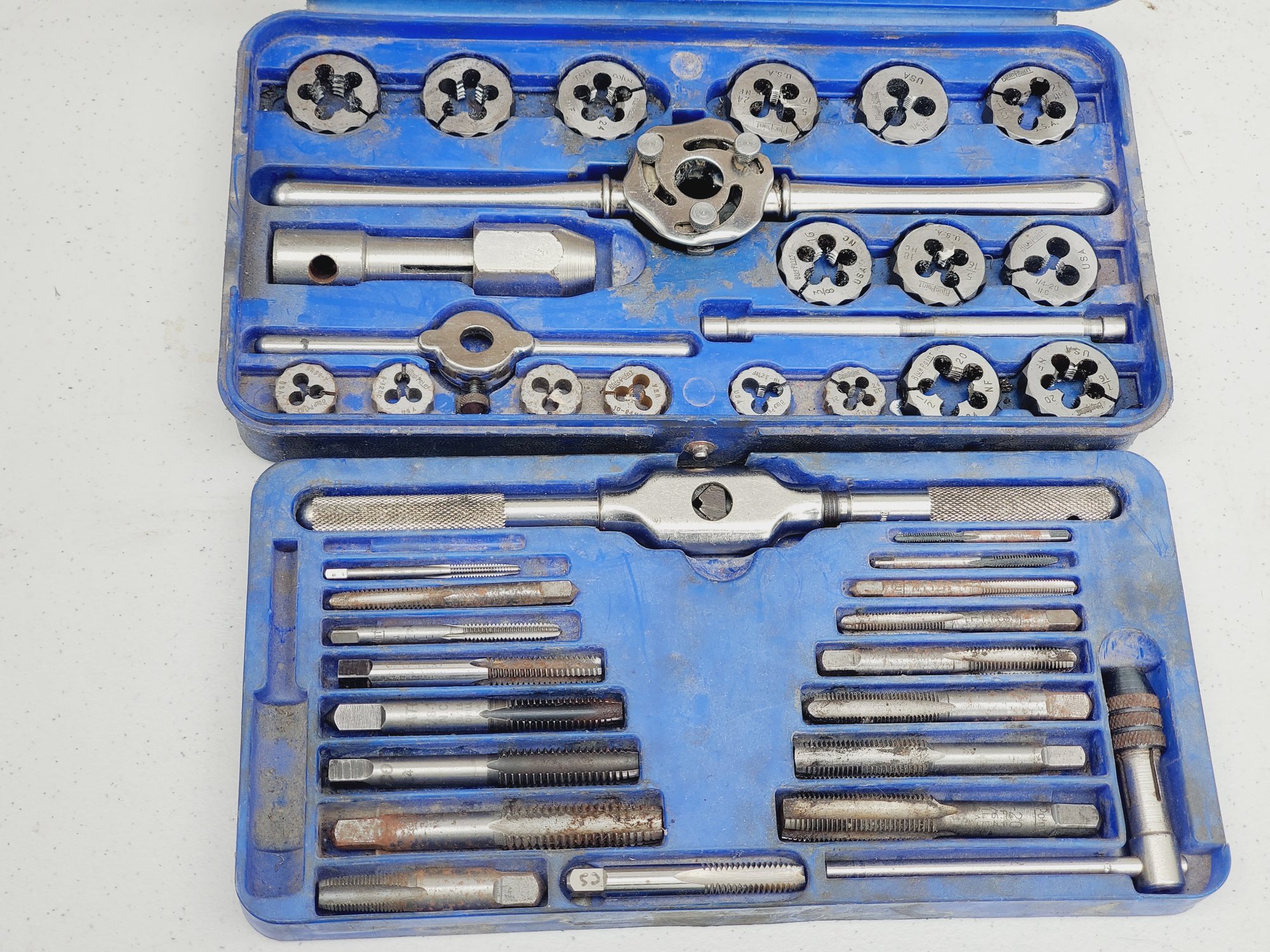 Vintage SNAP ON Tools Blue Point Tap & Die Set #1963247 | Auctionninja.com