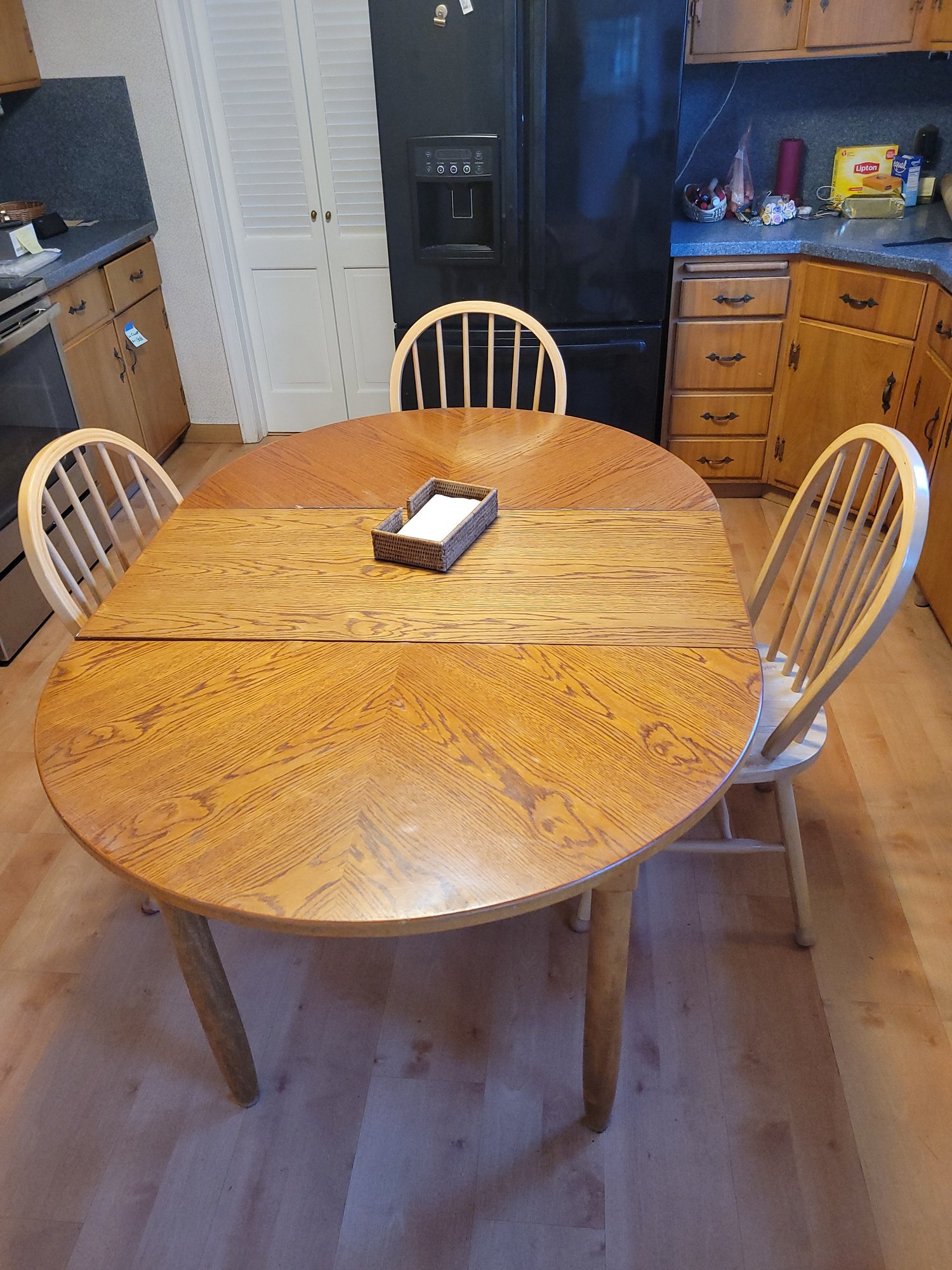 Oak Kitchen Table With 1 Leaf And 3 Chairs. #2012675 | Auctionninja.com