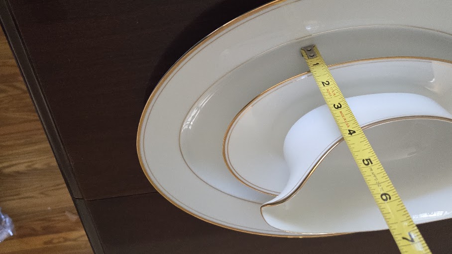 Entire Dinnerware Set Of 88 Pieces Elegant Gold Trimmed Crown Empire ...