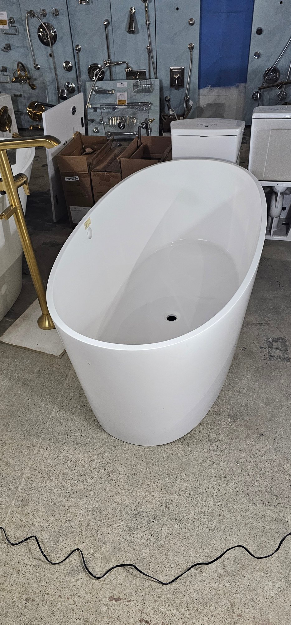 VICTORIA & ALBERT IOS White 59 X 32 Free-Standing Tub / Retail Price ...