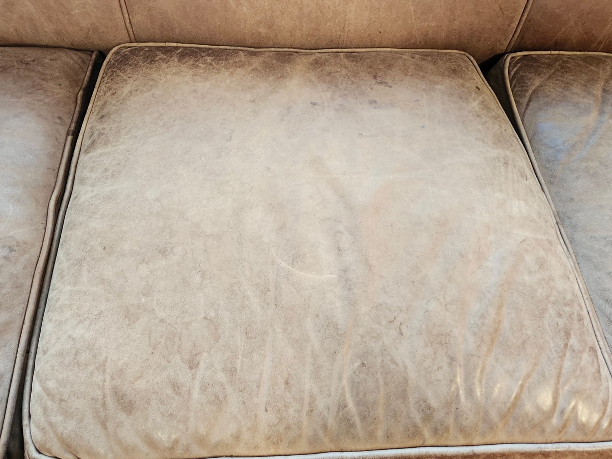 Comfortable Mitchell Gold Leather Sofa #40874956 | Auctionninja.com