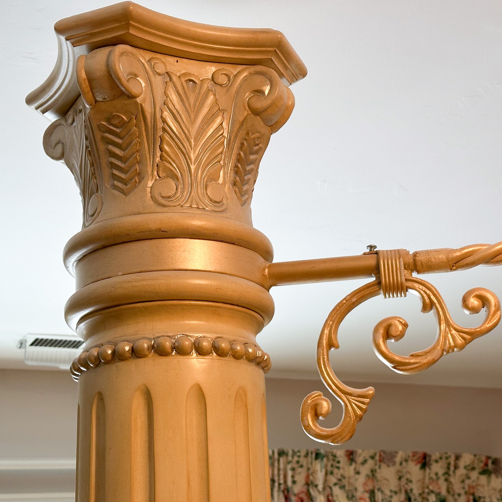 AICO By Michael Amini Monte Carlo King Size Bed #2043867 | Auctionninja.com