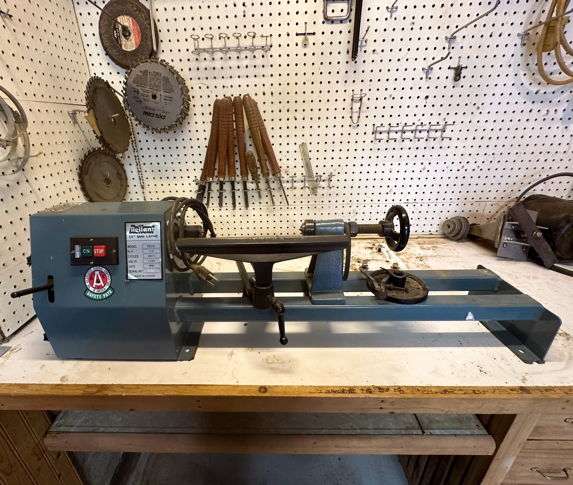 Reliant 10” Mini Lathe Model DD70 With 10 Lathe Turning Chisels ...