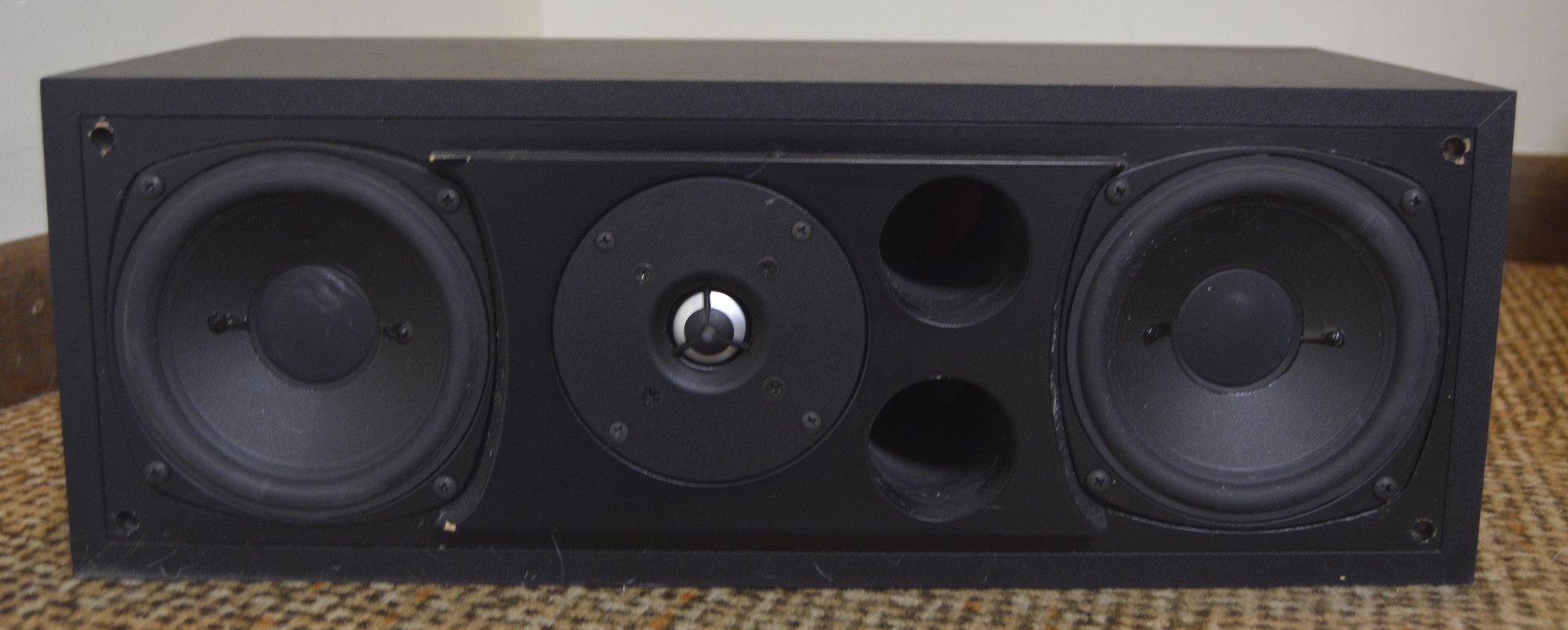 Definitive Techology Model C1 Center Speaker #2049564 | Auctionninja.com