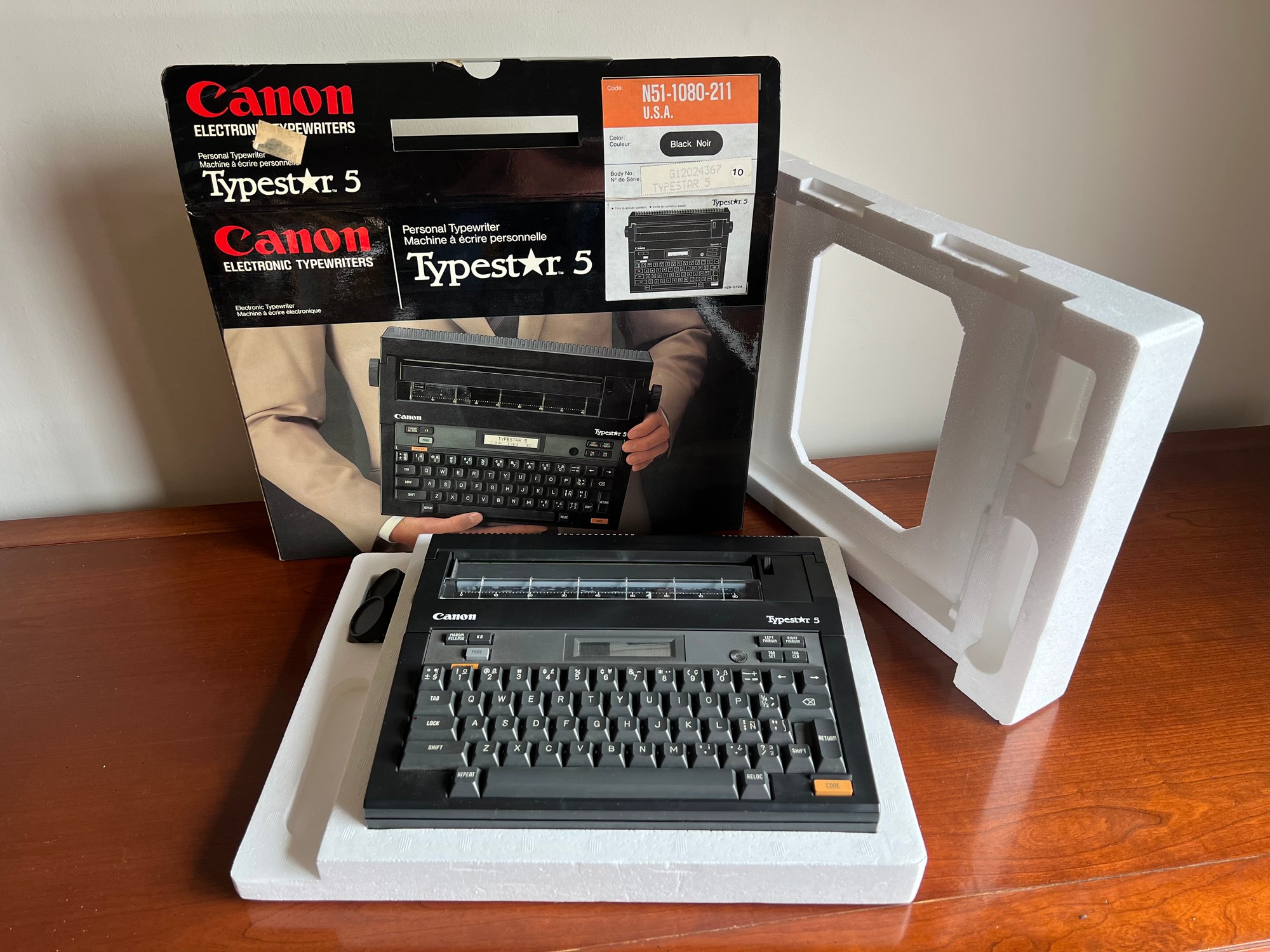 Canon Typestar 5 Typewriter With Original Box #1484658 | Auctionninja.com