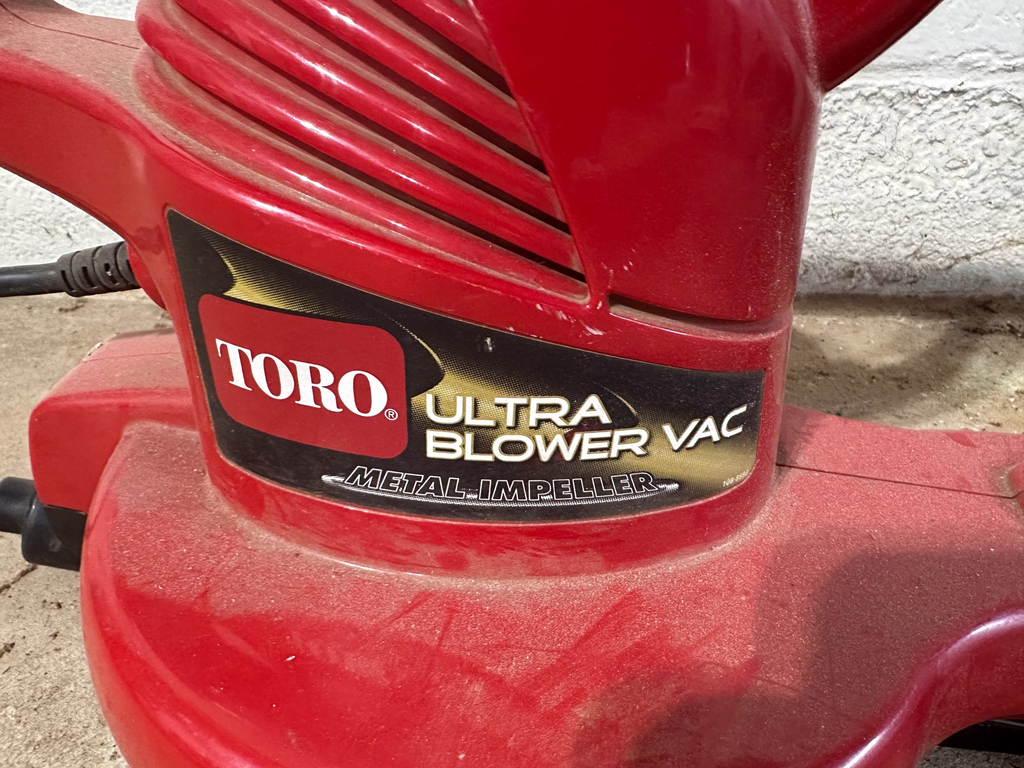 Toro Ultra Blower Vac Leaf Blower Model 51609 With (2) Leaf Bags ...