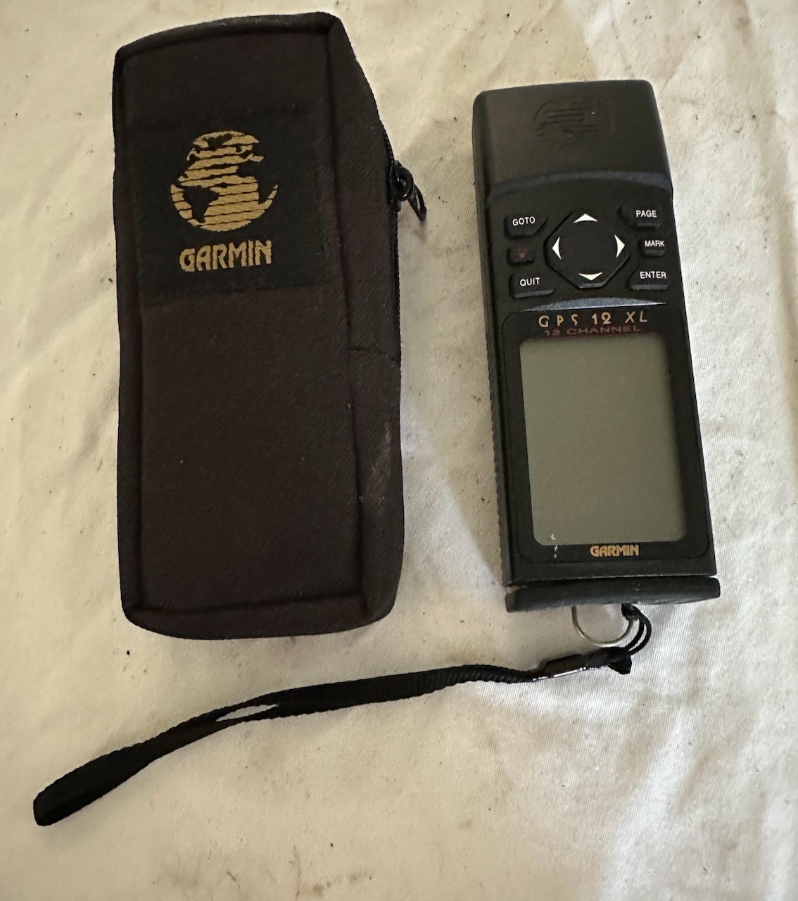 Garmin GPS 12 XL 12 Channel Personal Navigator With Fabric Case #1943634 | Auctionninja.com