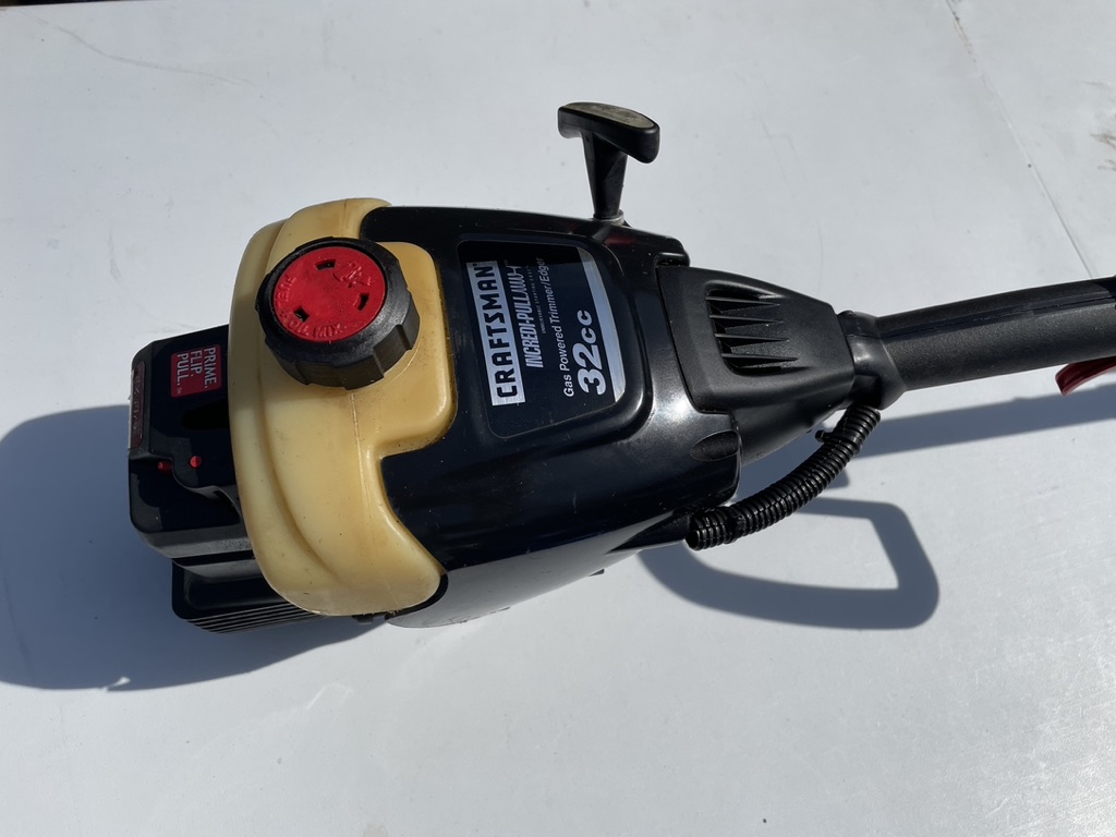 Craftsman Weed Wacker 32cc #1628483 | Auctionninja.com