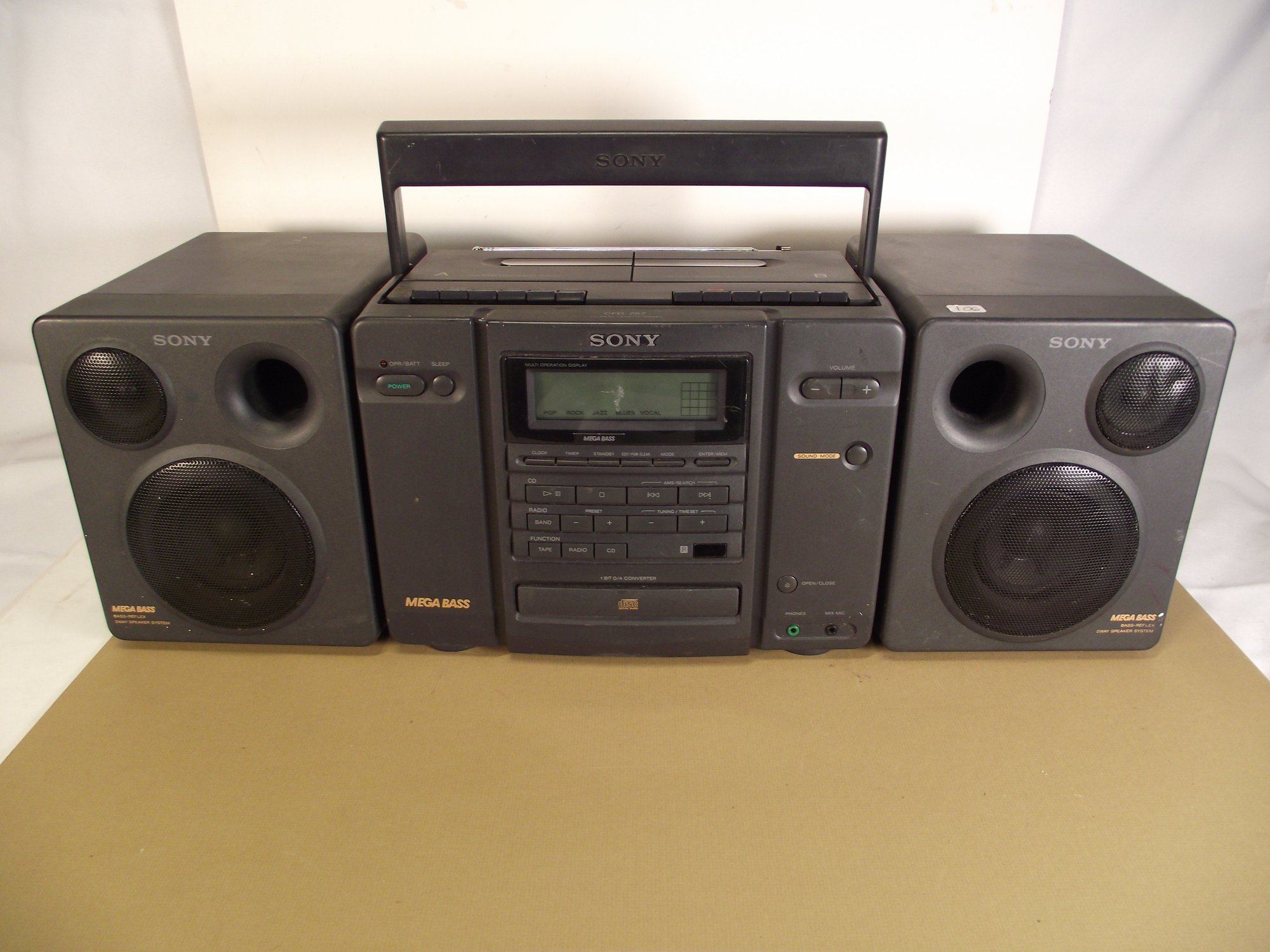 Sony AM/FM Radio Double Cassette Deck And CD Player Boombox CFD-757 ...