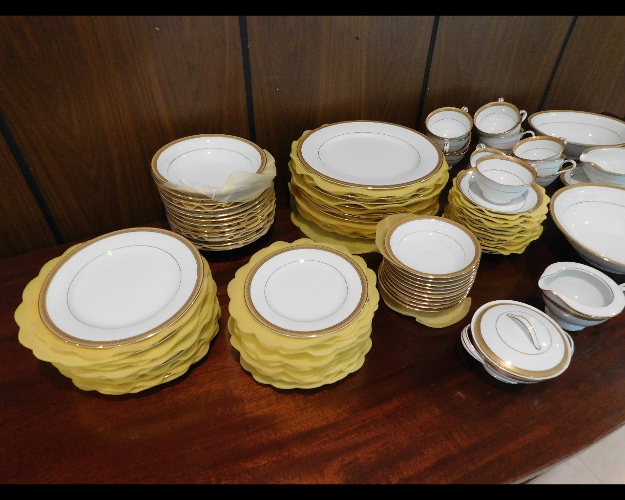 90pc Setting For 12 Of Noritake Goldwyn MCM Porcelain China W/Gold ...