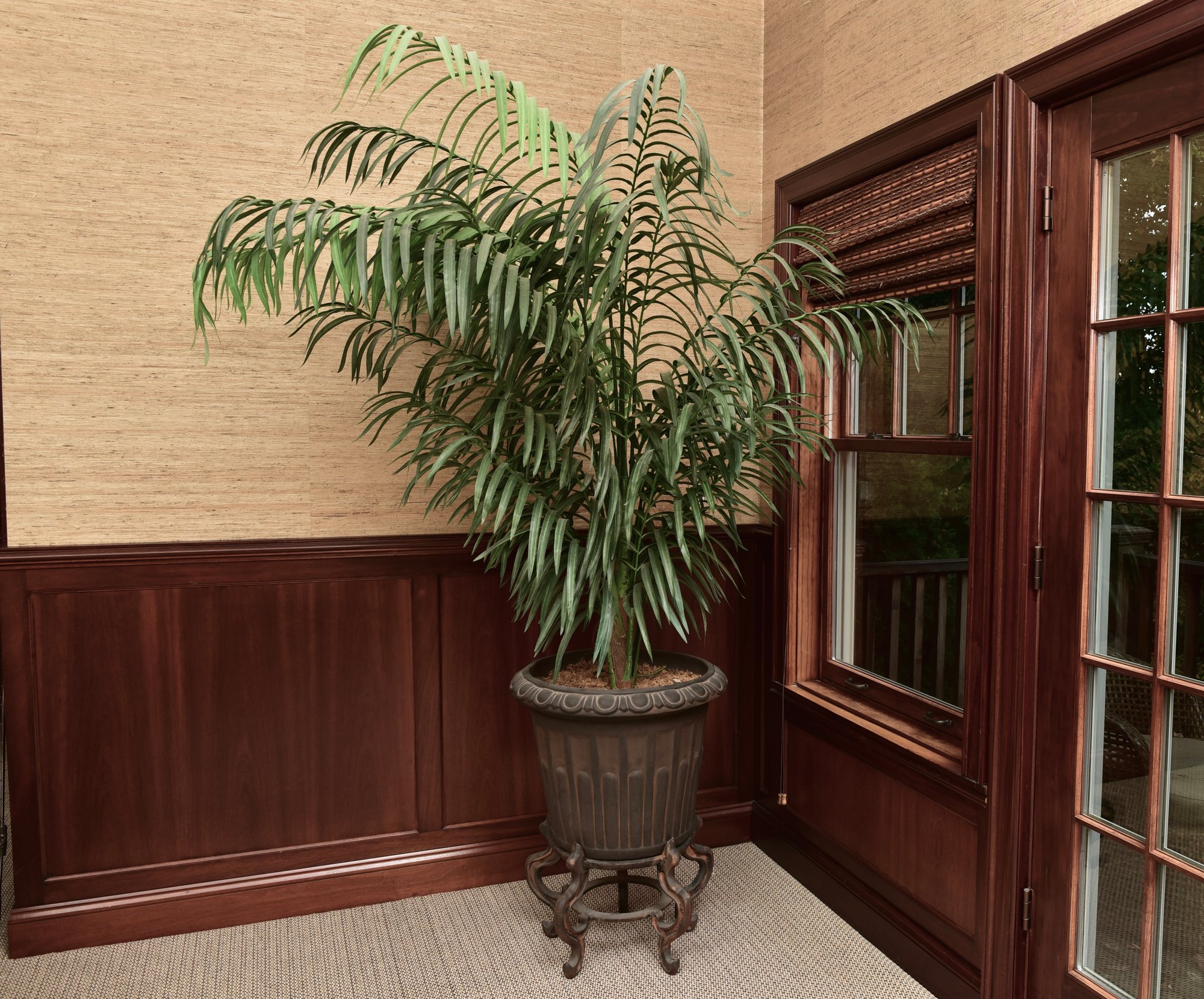 Potted Faux Palm Tree With Iron Stand #40808713 | Auctionninja.com