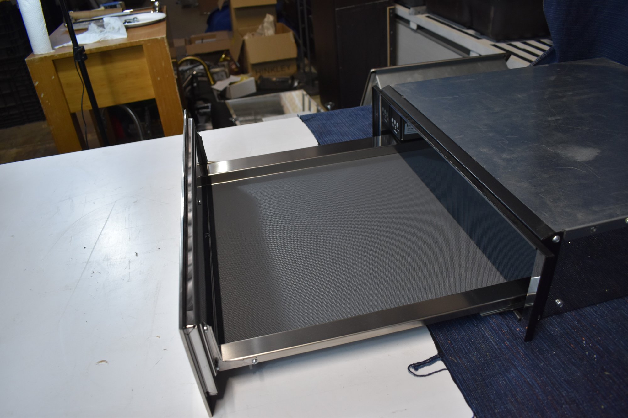 "BEST OF AUCTION" / WOLF Stainless Steel 24" Cup Warming Drawer, Retail ...