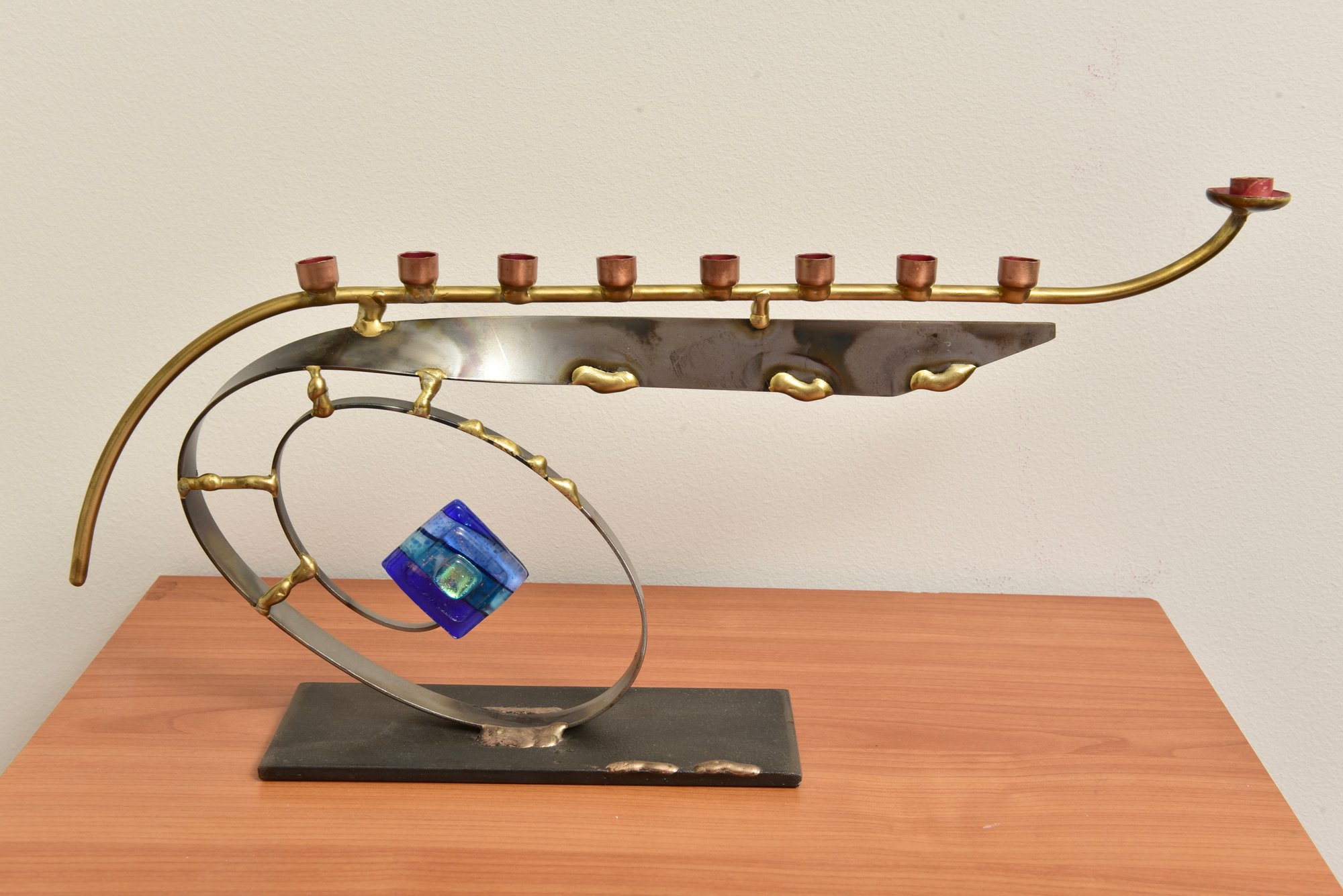 Modern Metal Art Form Menorah #1928042 | Auctionninja.com