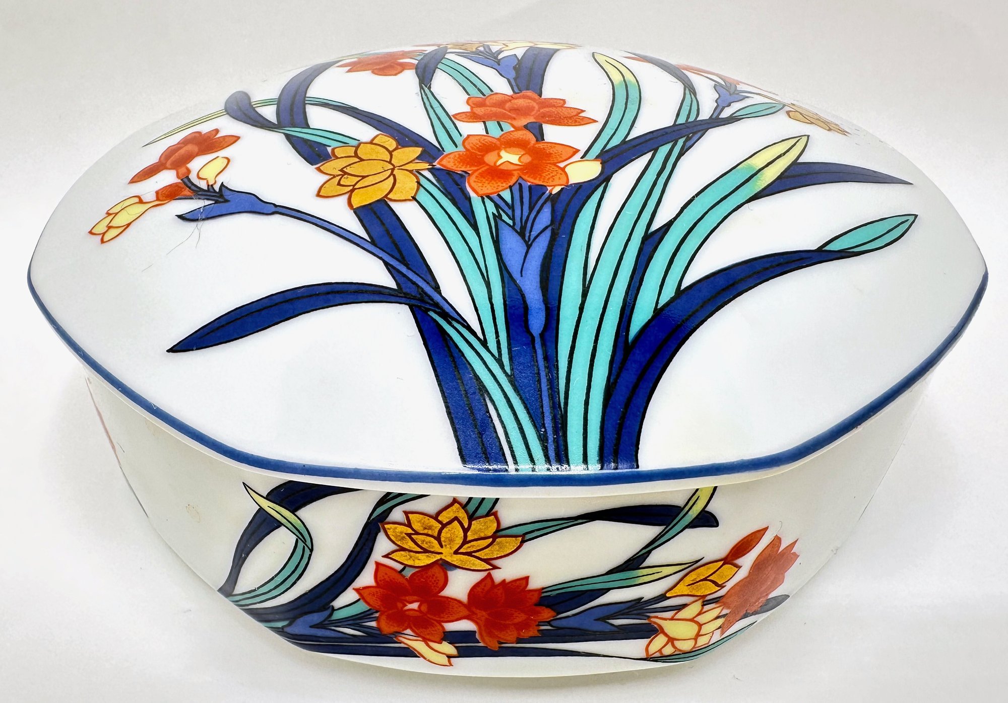 Tiffany & Co. Covered Freesia Porcelain Bowl With Gold Accents, Appears ...