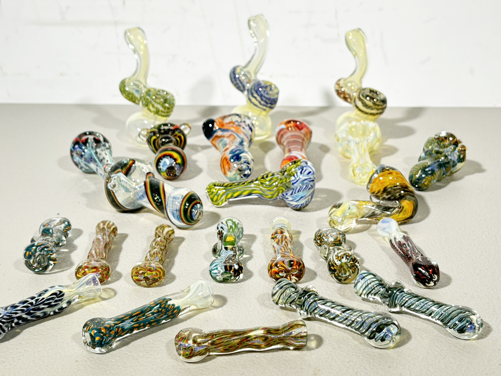 Art Glass Cannabis Pipes New From Artisan - C #40796931 | Auctionninja.com