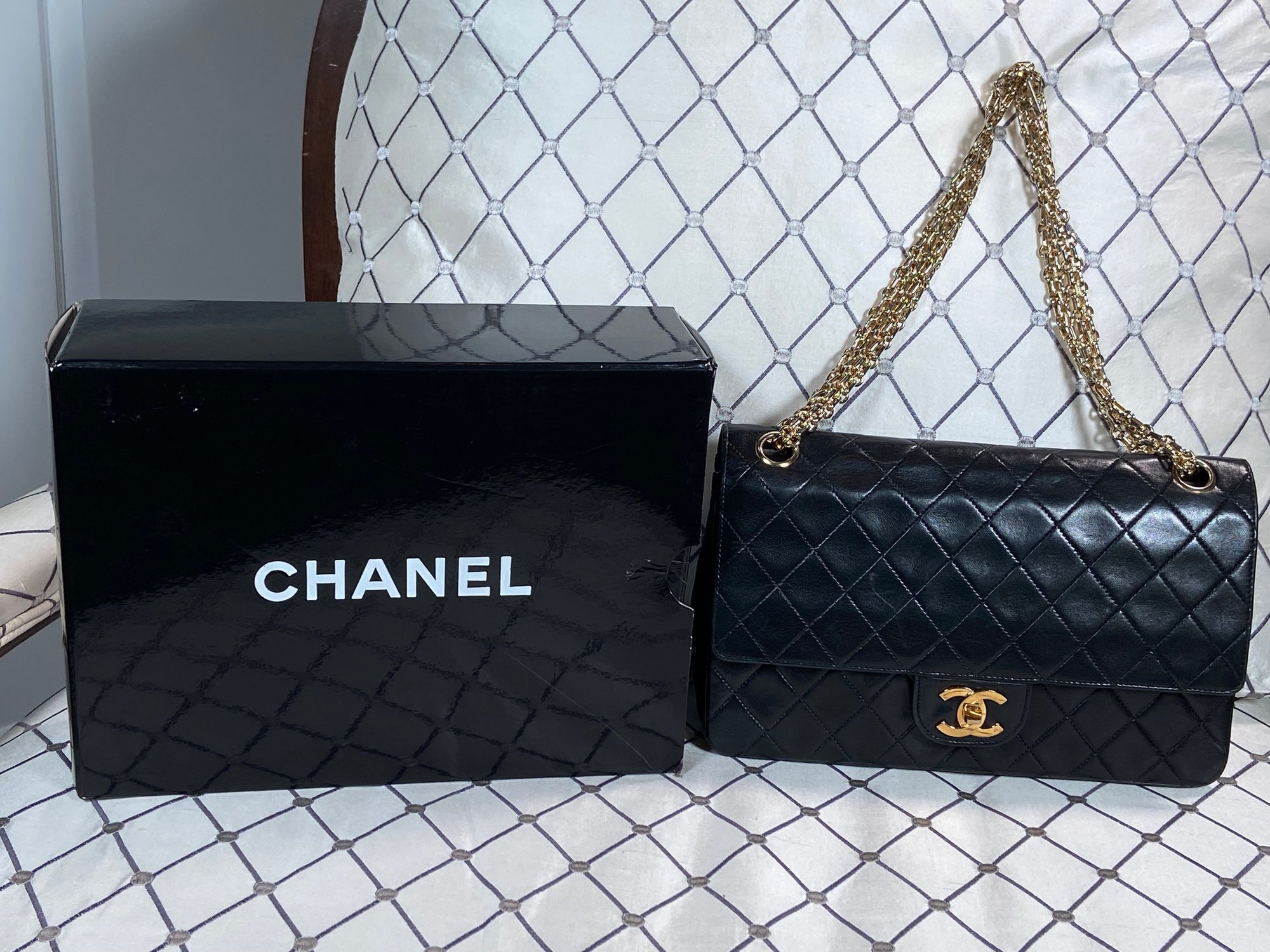 Wonderful CHANEL Black Quilted Double Flap Purse - Made In France - Has ...