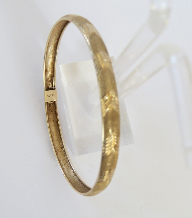 SLC 10K Marked Gold Bangle Bracelet #2044500 | Auctionninja.com