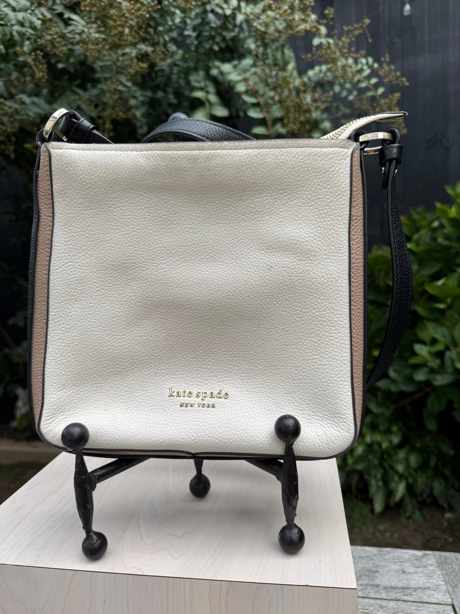 A KATE SPADE Color Block Leather Crossbody Bag #2210708 | Auctionninja.com