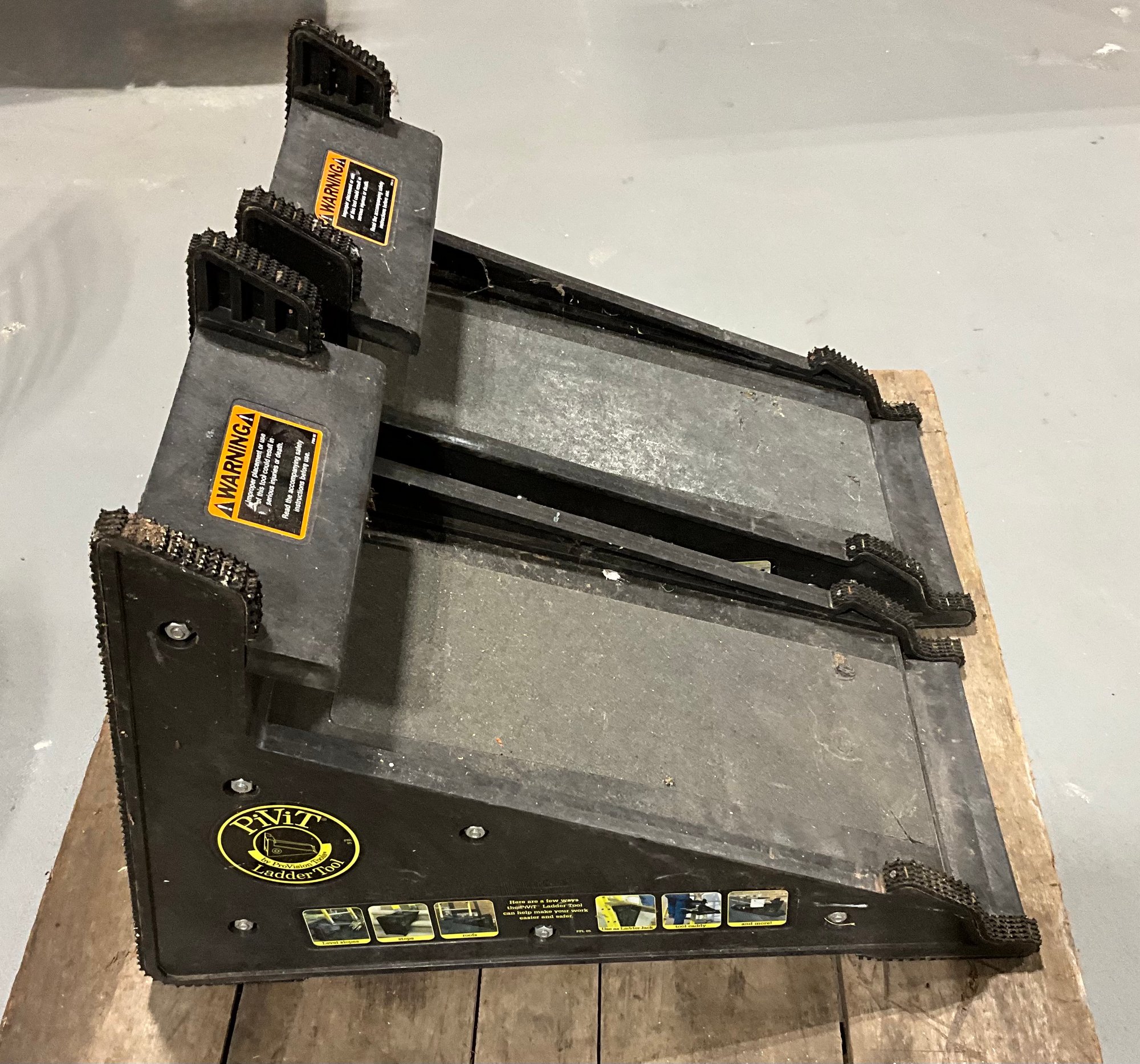 2 Pivit Ladder Tool By Provision Tools #40834740 | Auctionninja.com