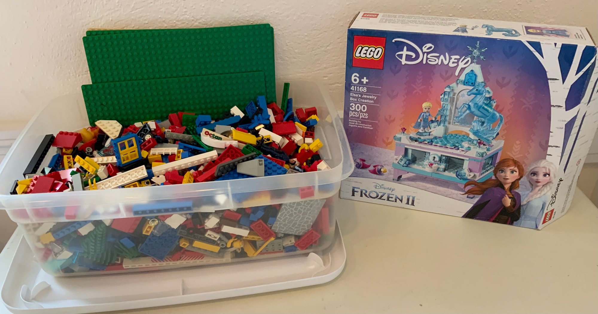 Box Of Mixed Legos & Frozen Lego Set #40794468 | Auctionninja.com