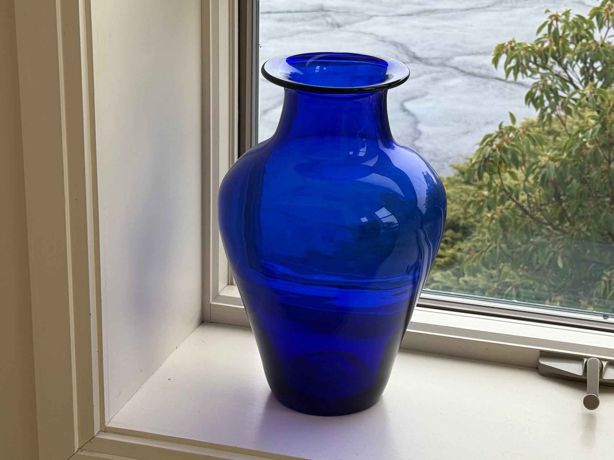 Large Quality Made Cobalt Blue Vase #2096416 | Auctionninja.com