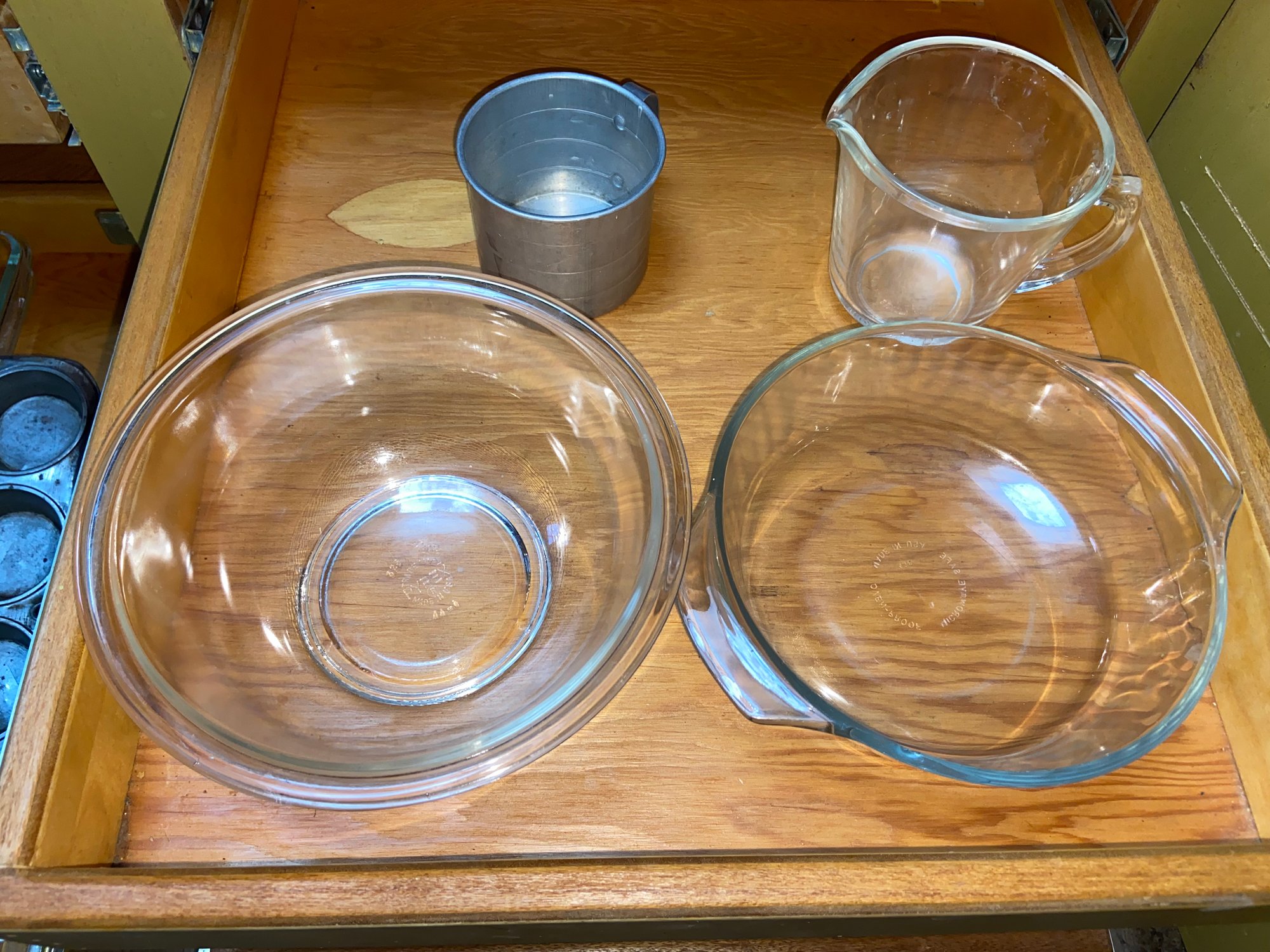 Kitchen Cookware And Assorted Mugs: Pyrex, Anchor Hocking, Arcoroc ...