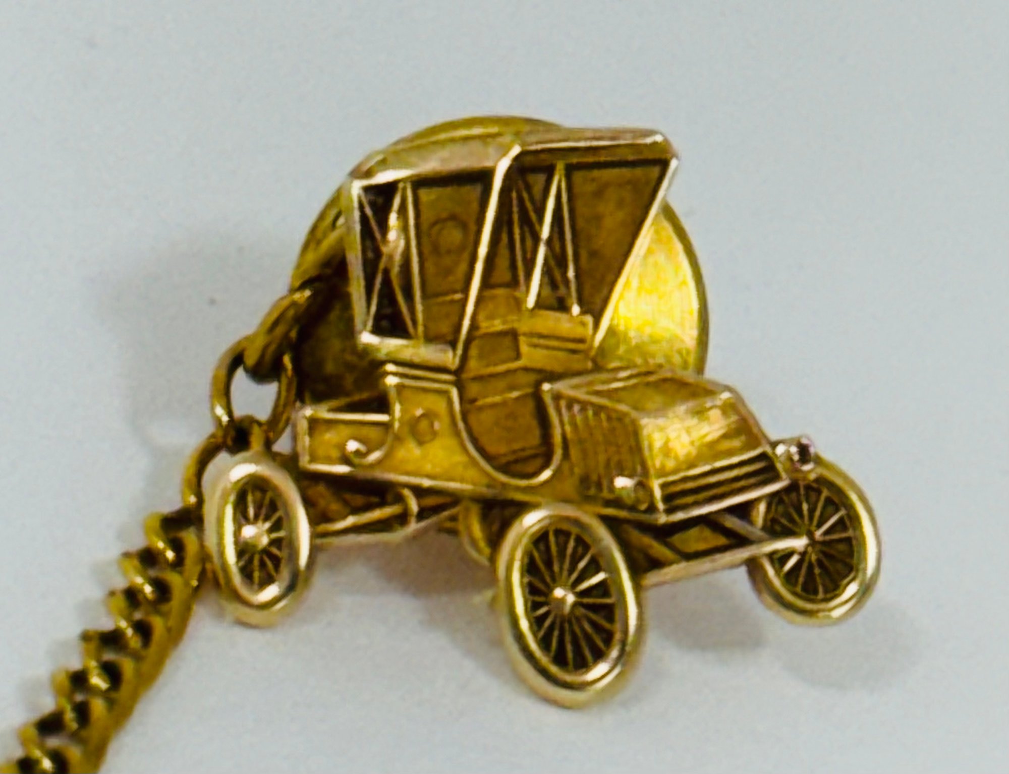 14K GOLD VINTAGE CAR TIE TACK #1982697 | Auctionninja.com