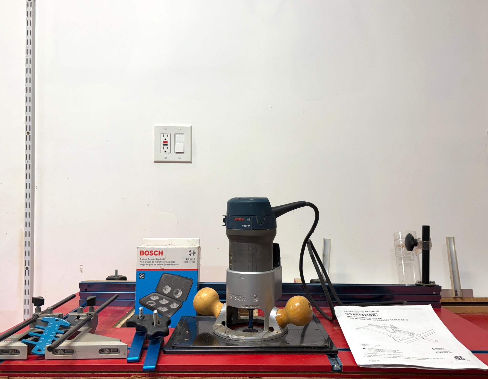 BOSCH Router Model 1617 - With Craftsman Router Mounting Kit And ...