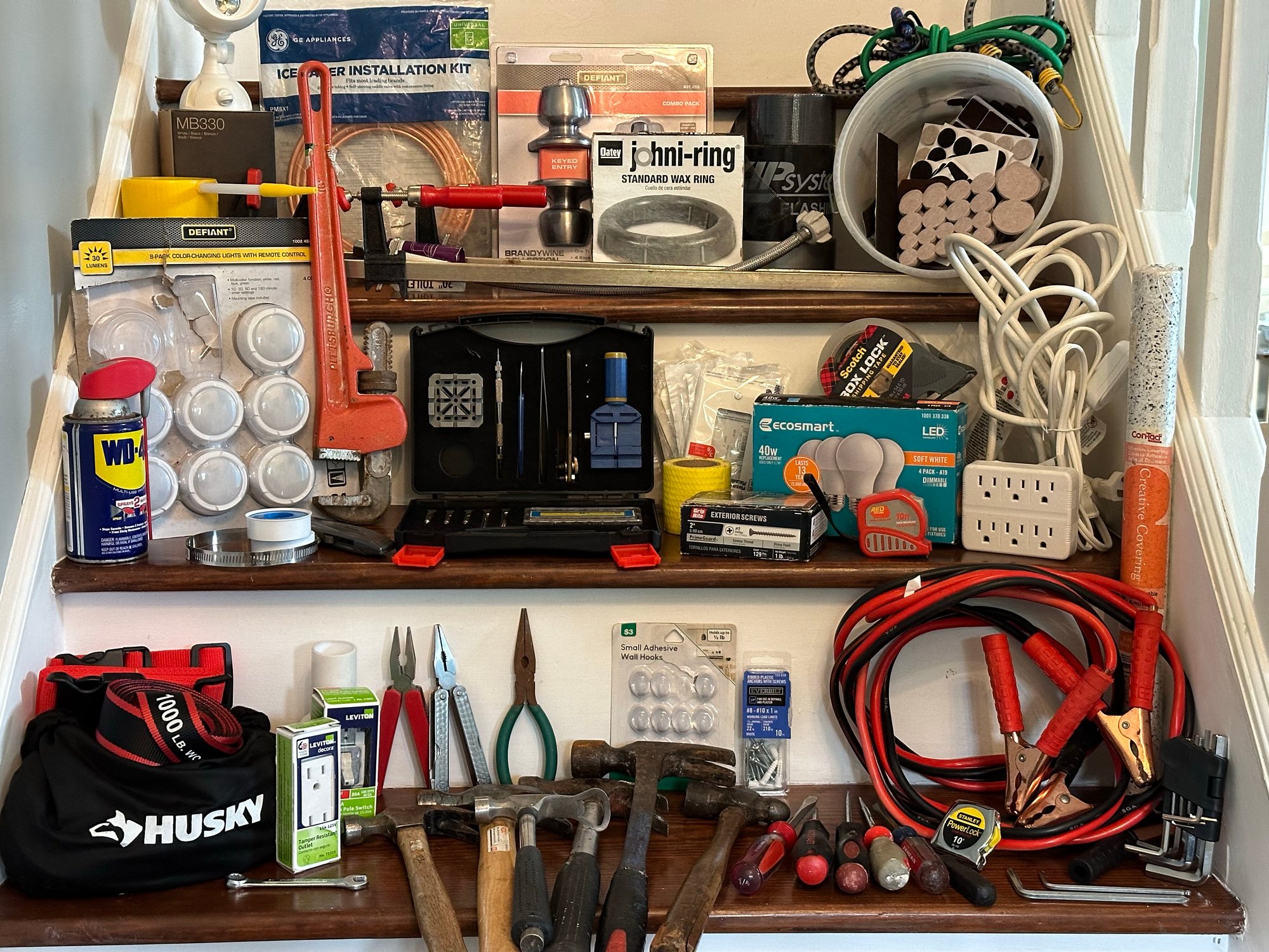 A Large Assortment Of Hardware Store Items #1915171 | Auctionninja.com