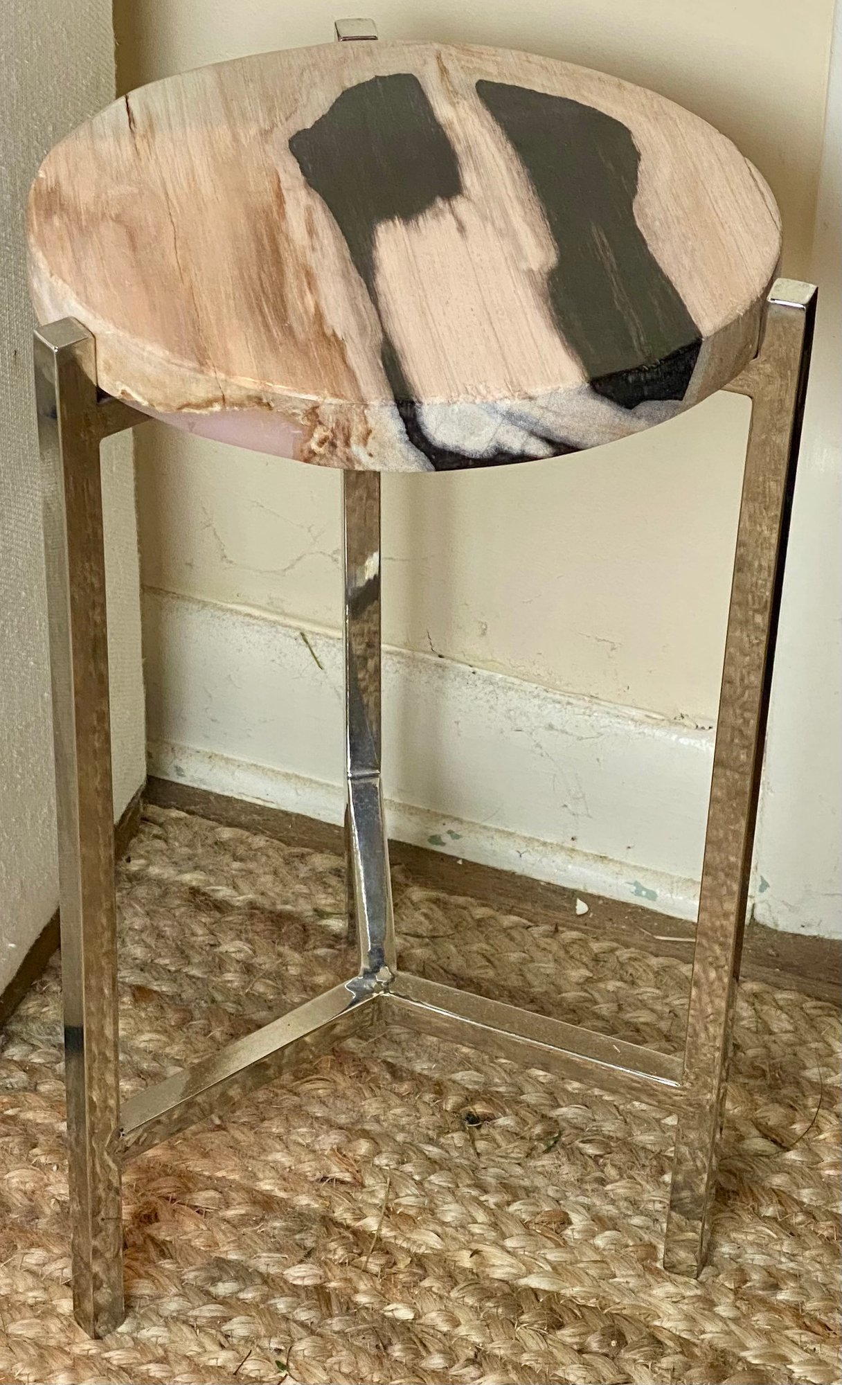 Small Stone Top Side Table #1936788 | Auctionninja.com