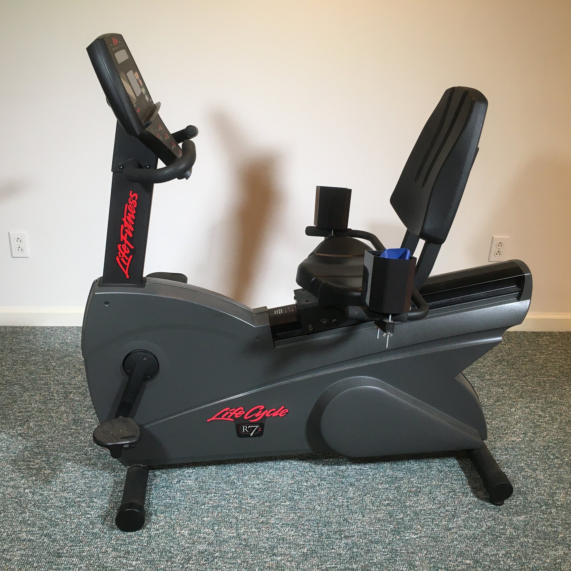 Very Nice LIFE FITNESS Recumbent Bike - Life Cycle R7 - Paid $2,250 ...