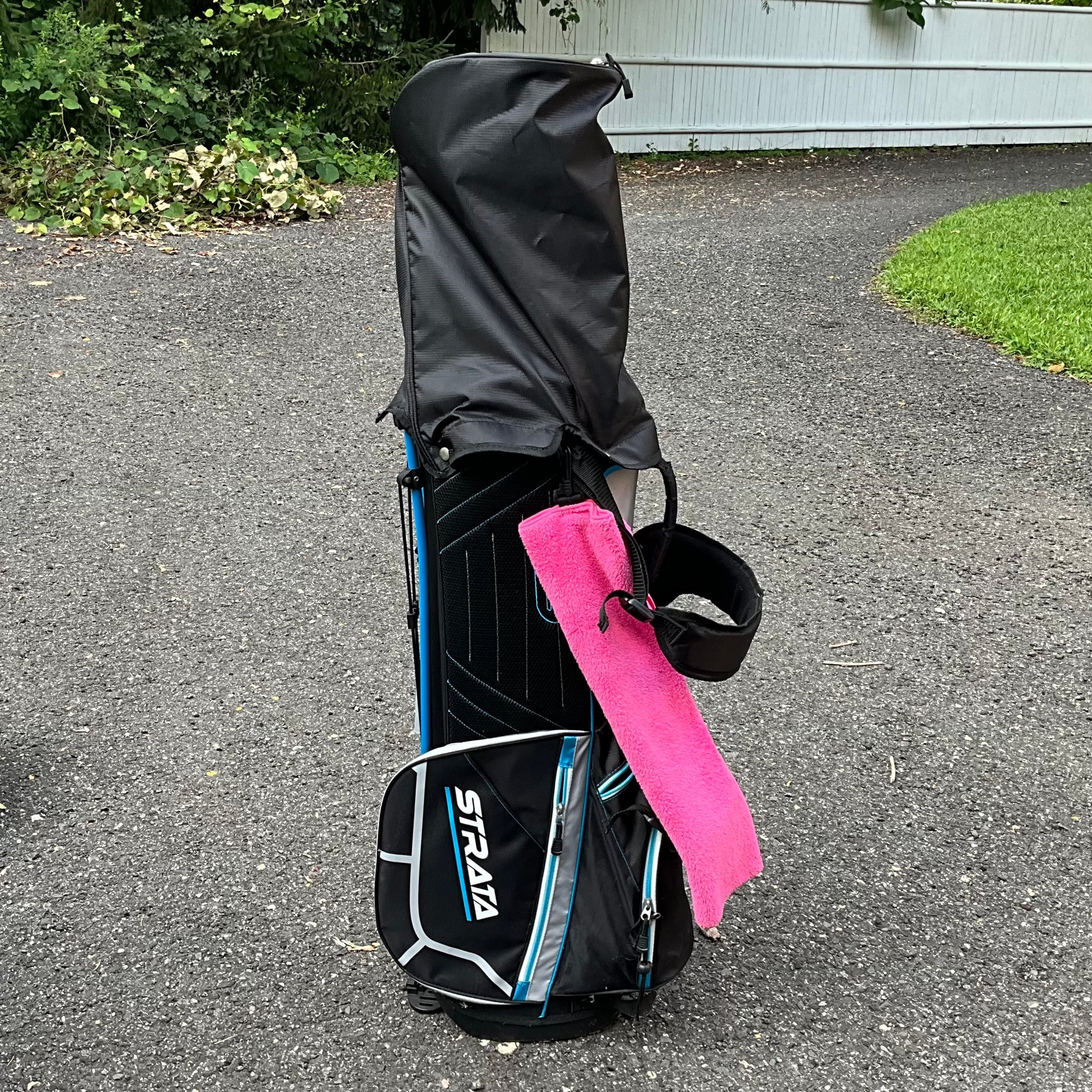 Calloway Golf Strata Womens Blue Golf Clubs Set #1924136 | Auctionninja.com