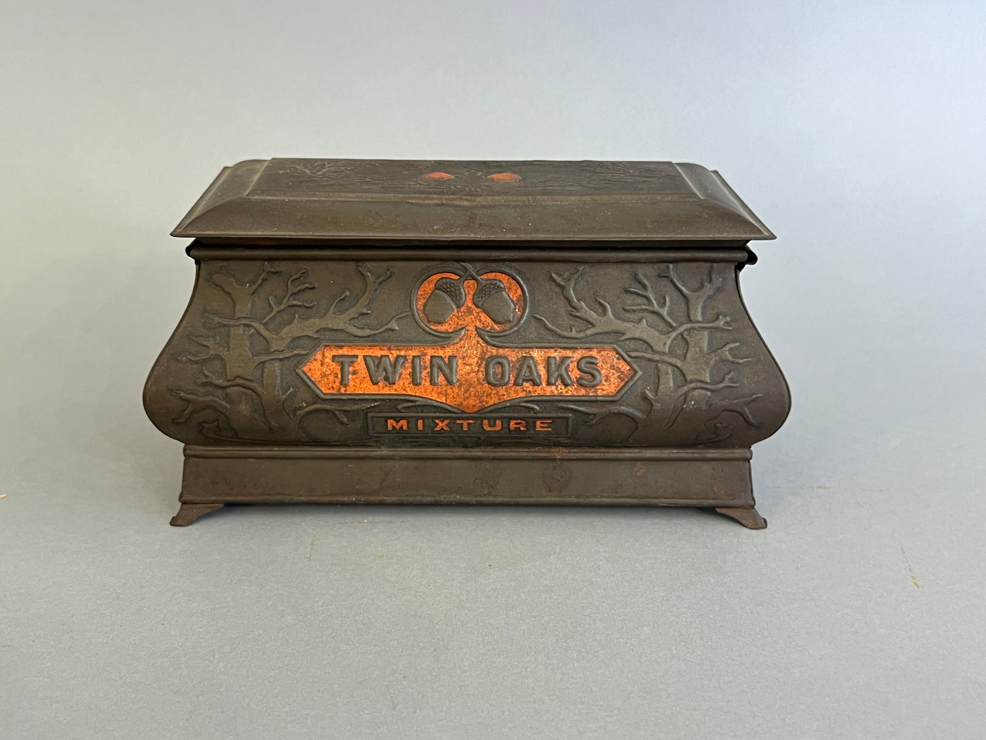 Antique Twin Oaks Mixture Tin Cigar Humidor #40790598 | Auctionninja.com