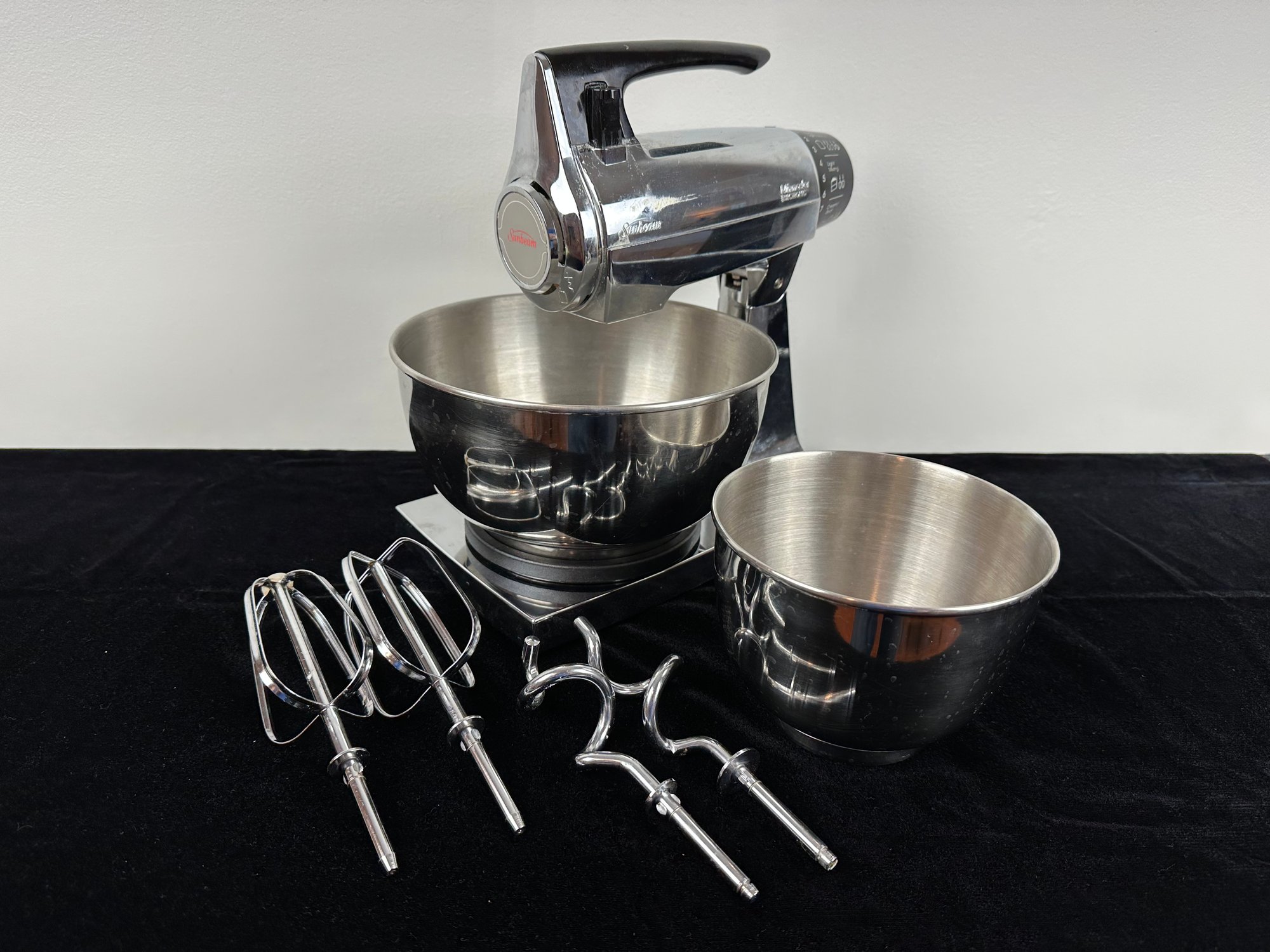 Sunbeam Mixmaster #1502702 | Auctionninja.com
