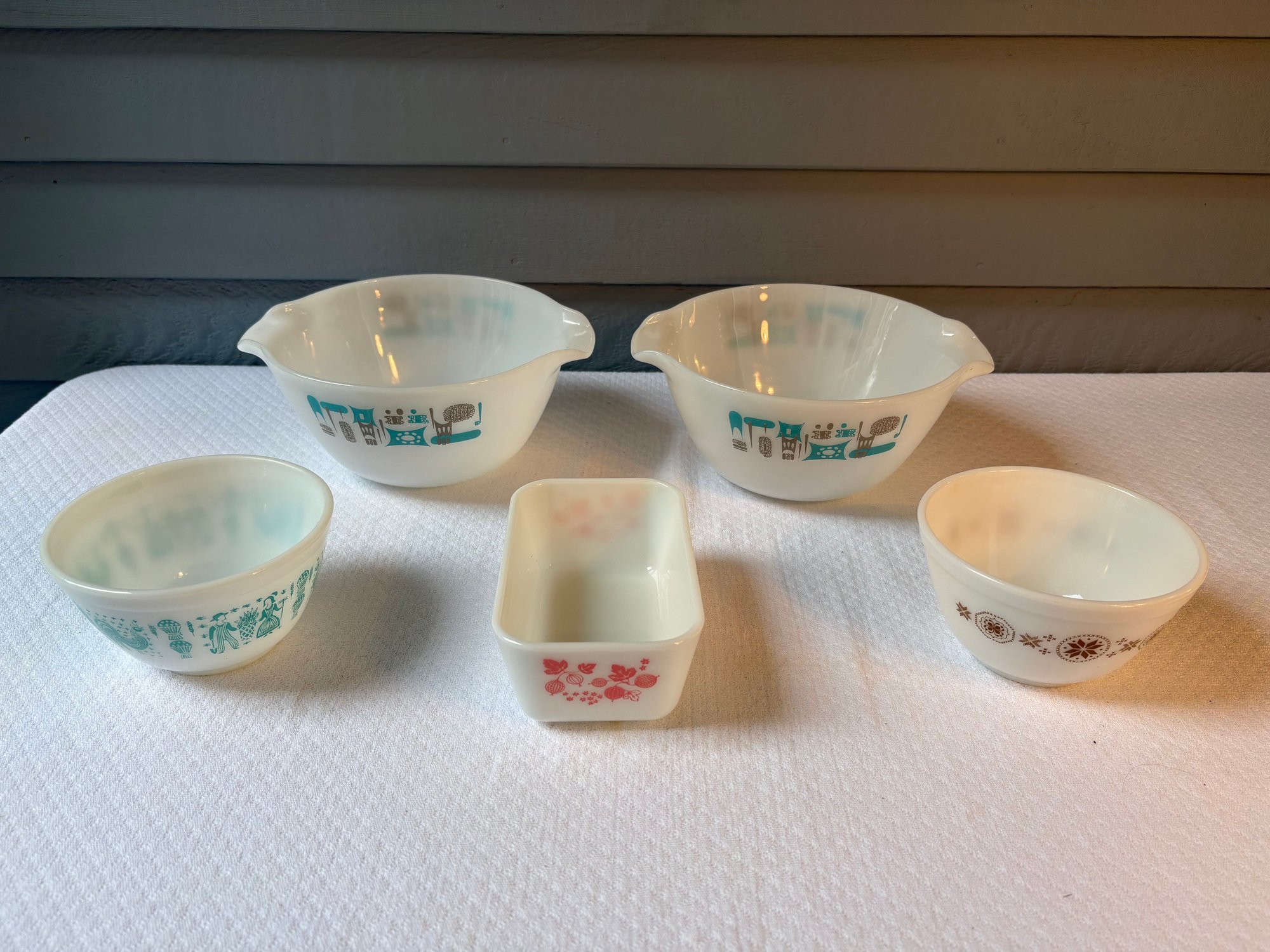 Vintage PYREX Bowls Including Pink Gooseberry & Butterprint Patterns ...