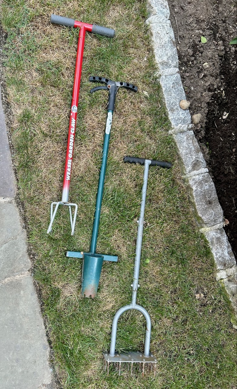 Lot Of 3 Outdoor Garden Tools (3) #1933742 | Auctionninja.com