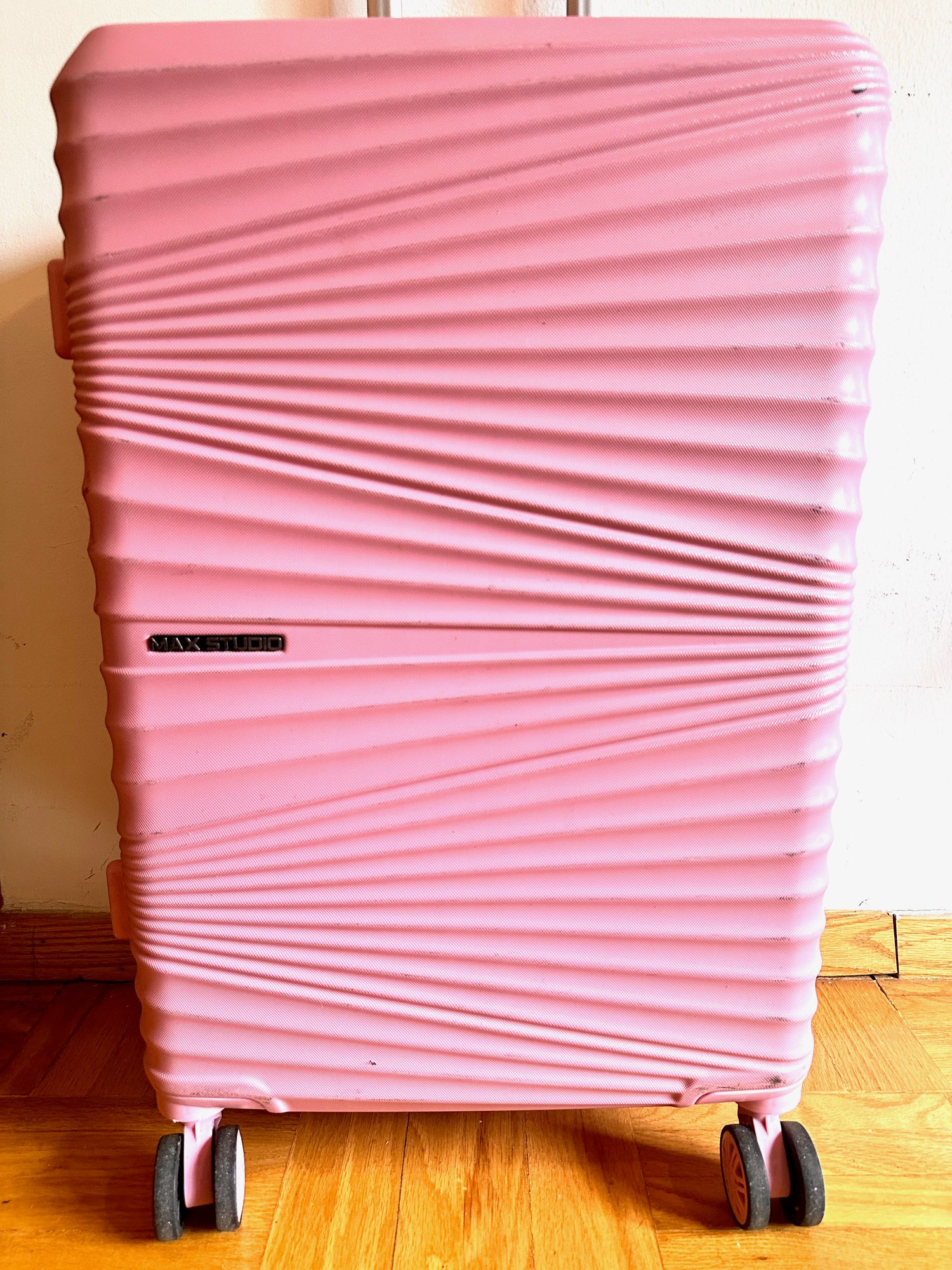 Max Studio Hard Shell Pink Rolling Suitcase #40823678 | Auctionninja.com