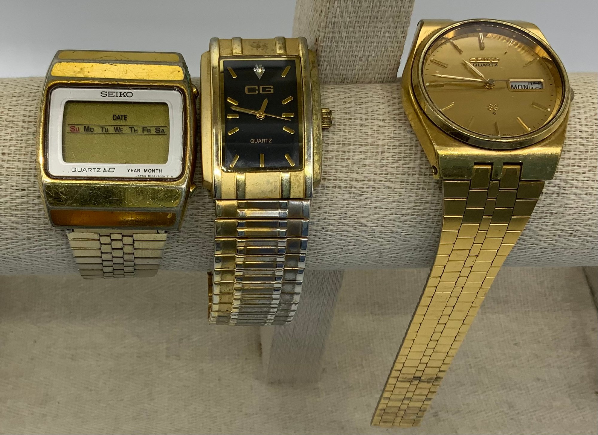 3 Mens Watches ~ 2 SEIKO Quartz & CG Quartz #40794557 | Auctionninja.com