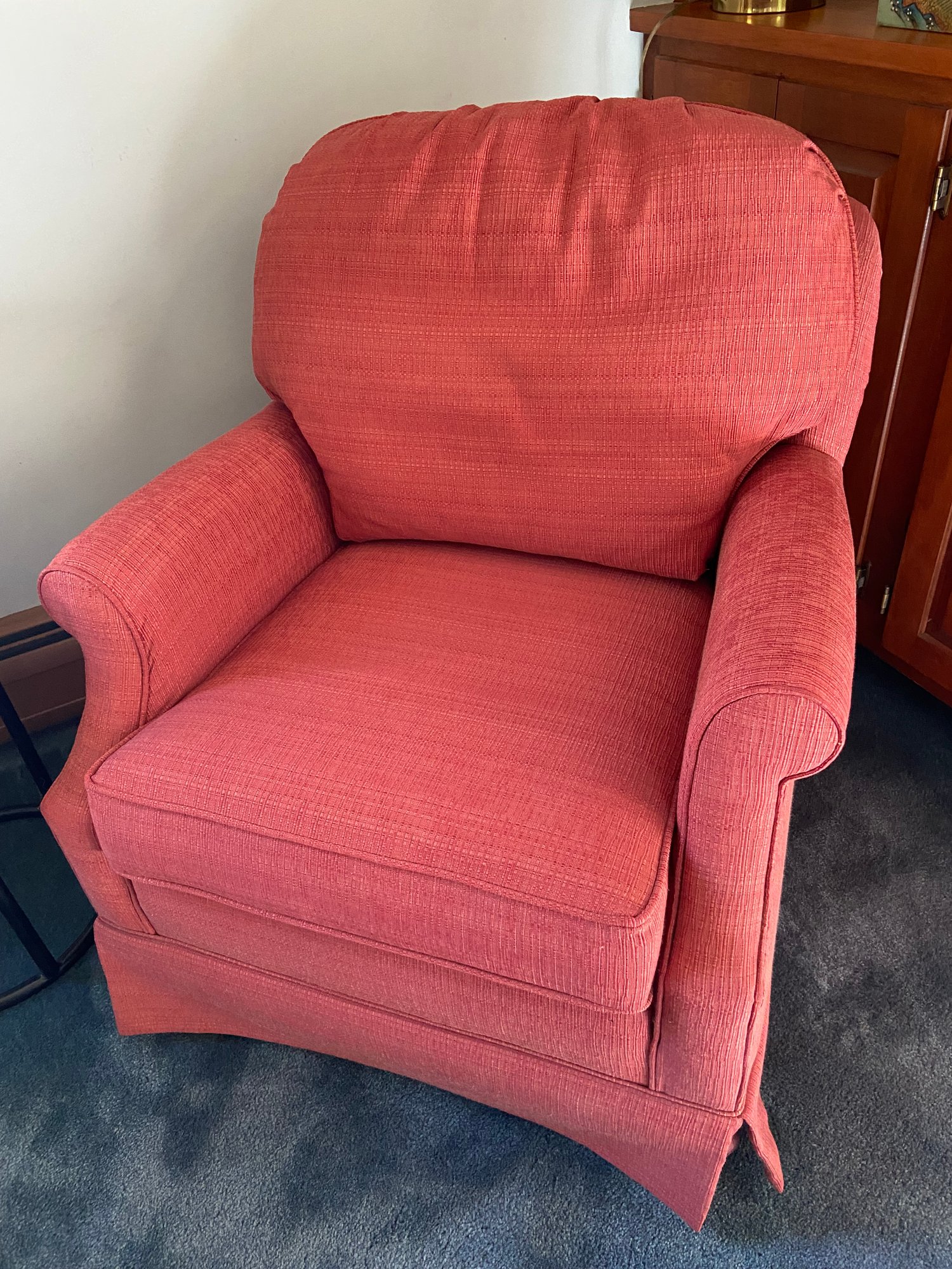 Hallagan Swivel Rocker Lounge Chair #1955720 | Auctionninja.com