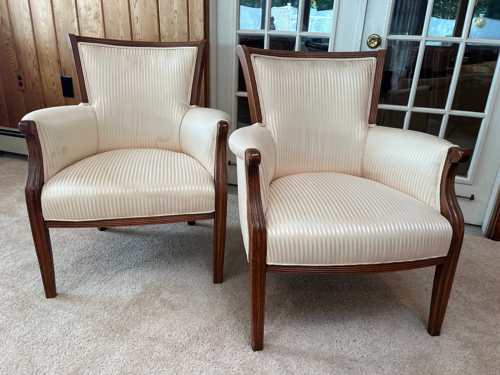 Pair Of MCM Side Arm Chairs #1929744 | Auctionninja.com