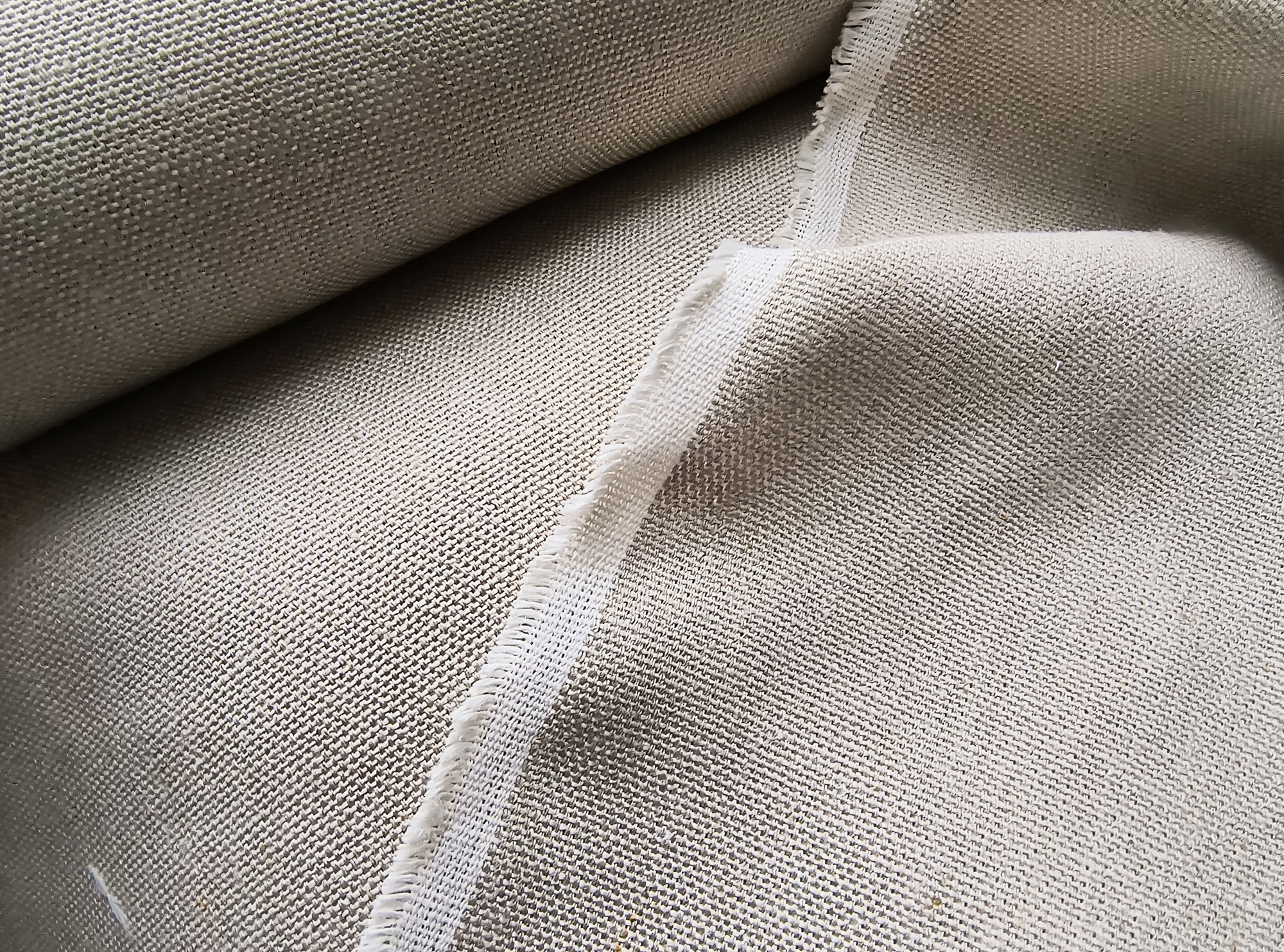 Large Fabric Panel In A Linen / Cotton Blend #1912093 | Auctionninja.com
