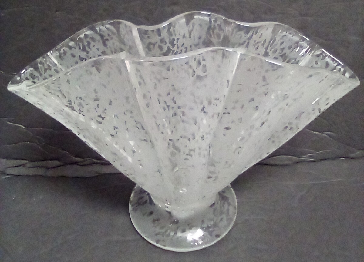 Vintage Fenton Art Glass Large Fan Flower Vase - No 857 - Etched Vase ...