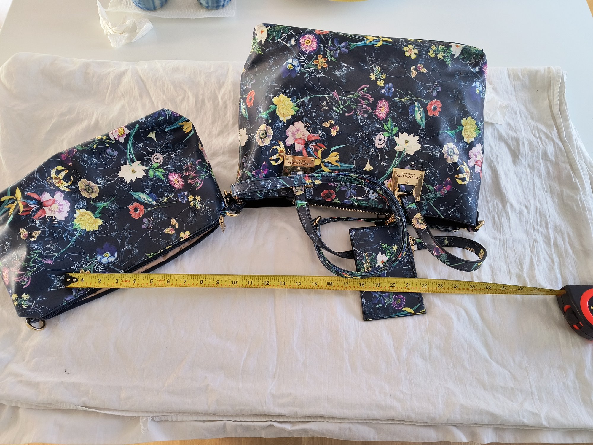 Amazing Andrew Marc Floral Pattern Purse/handbag With Medium And Small ...