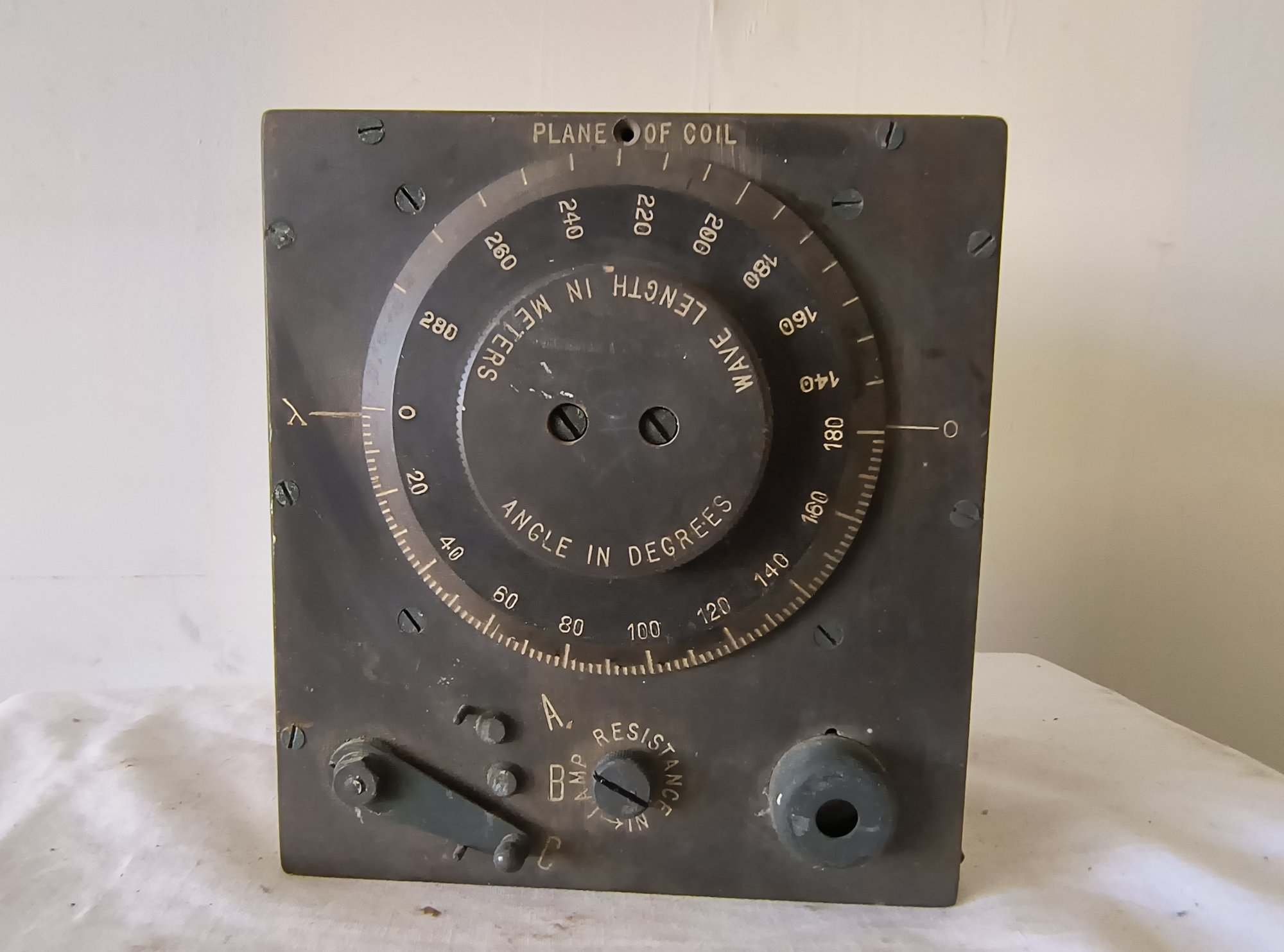 Vintage/antique Wavelength Measuring Device (?) #2094690 | Auctionninja.com