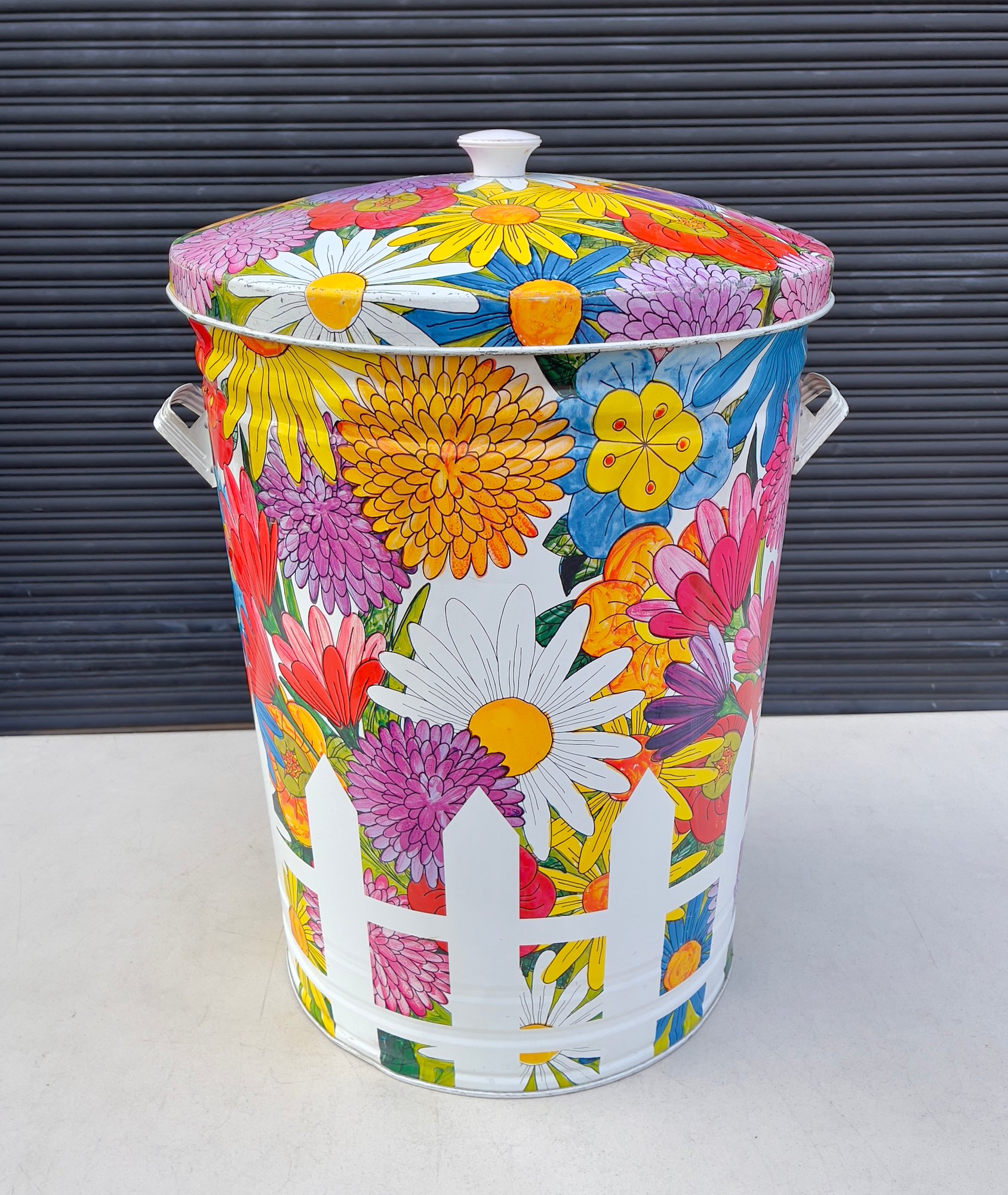 1970s Flower Power 20-Gallon Metal Hamper/Trash Can #1924232 ...