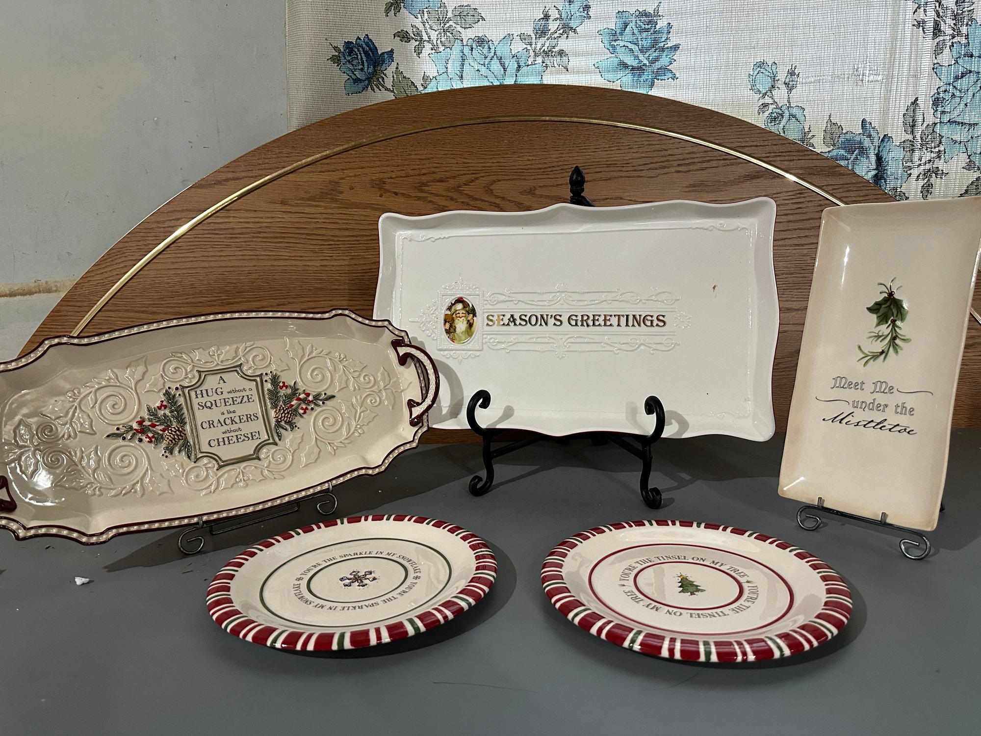 Grasslands Road Holiday Plates - Great Gifts All In Boxes #40840589 ...