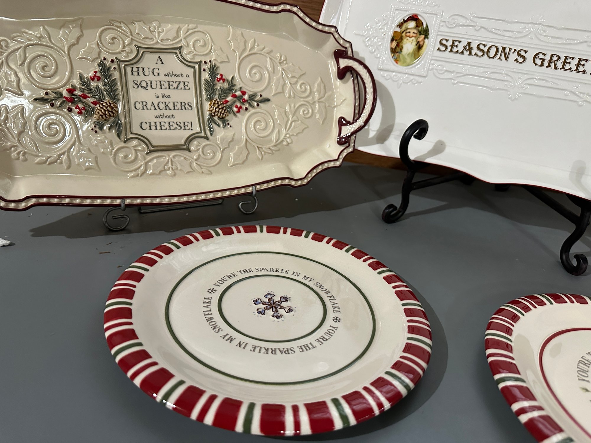 Grasslands Road Holiday Plates - Great Gifts All In Boxes #40840589 ...