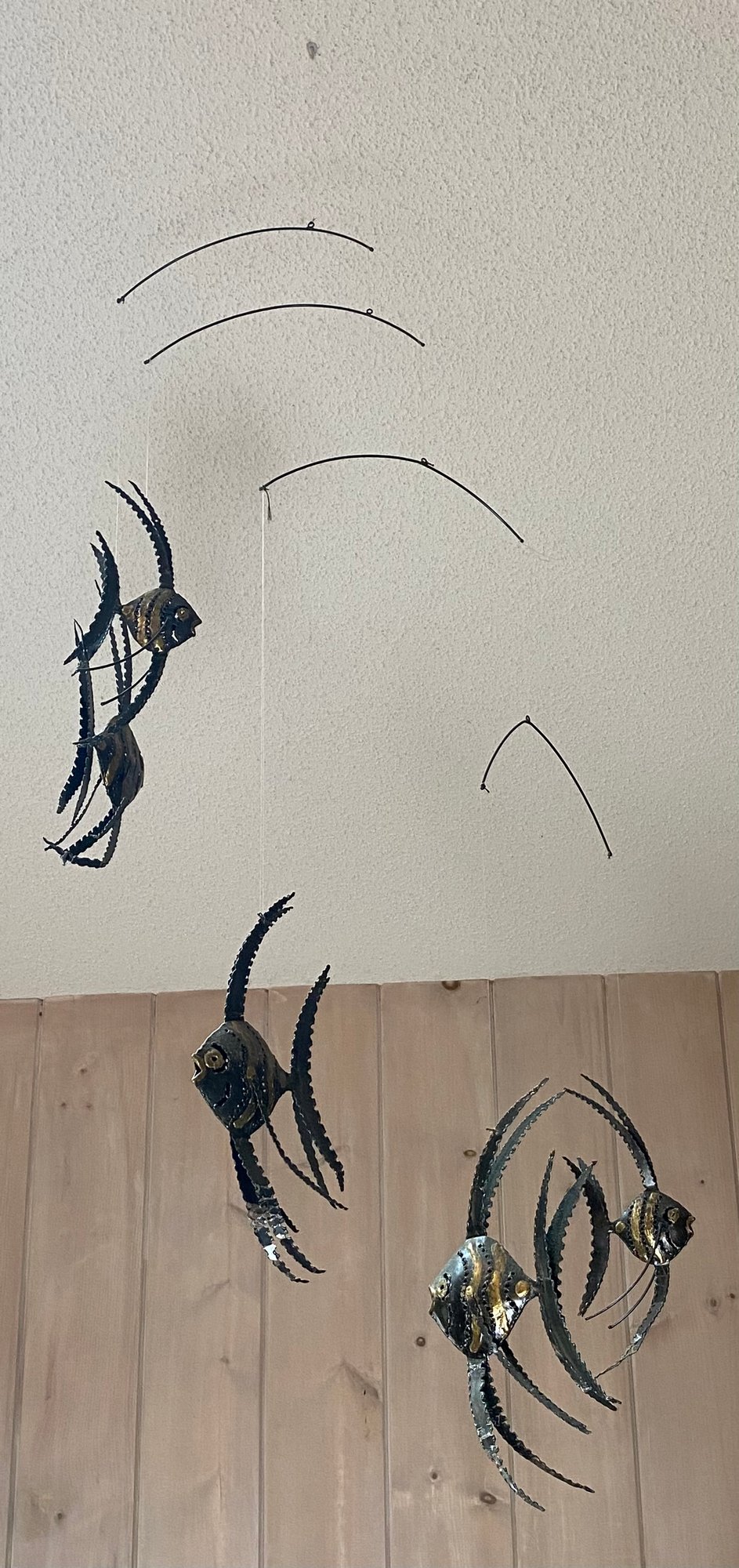 Very Cool Fish Sculpture Mobile #1951854 | Auctionninja.com