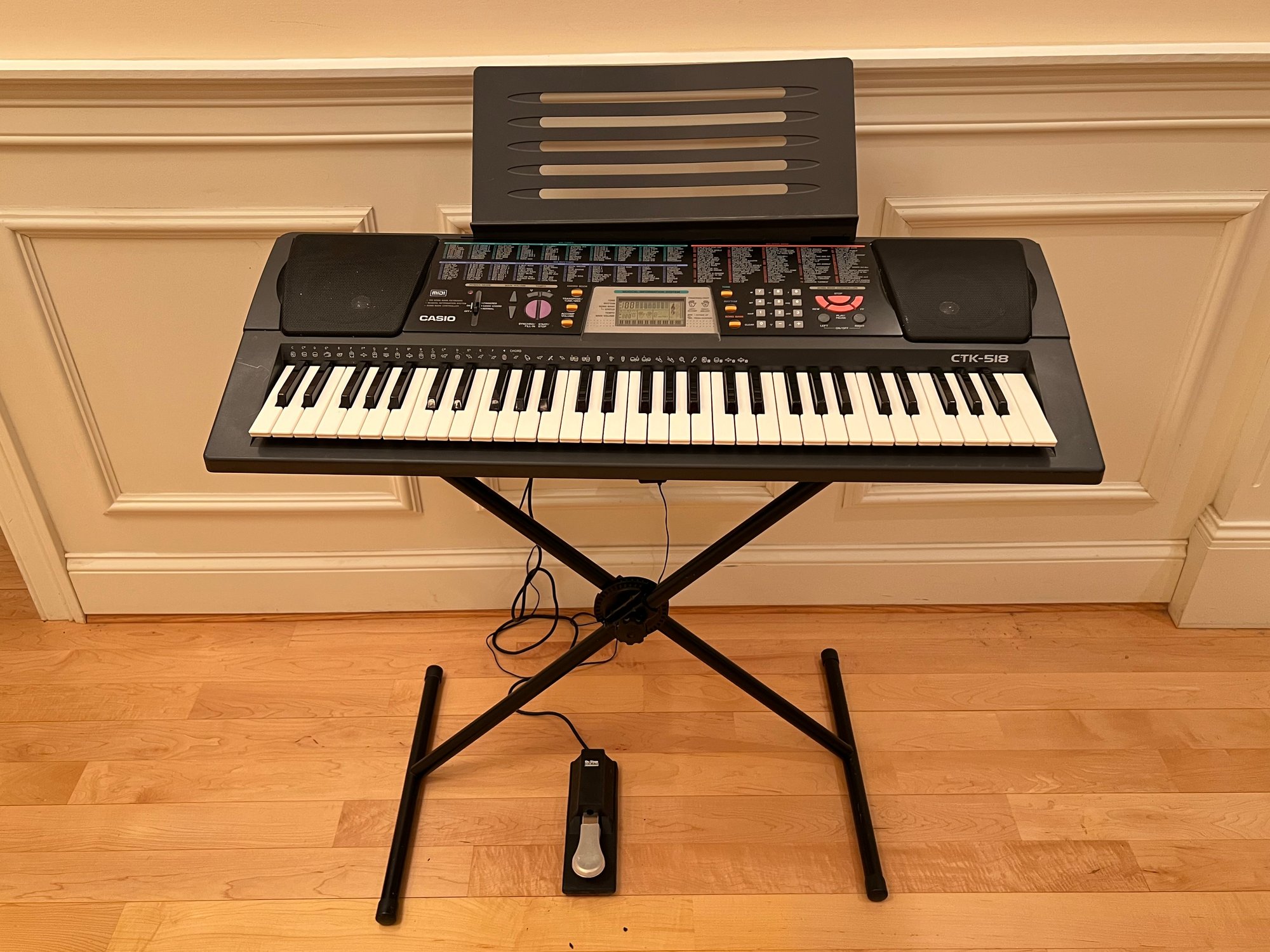 Casio CTK-518 Keyboard With Stand, Works Great #40827188 | Auctionninja.com