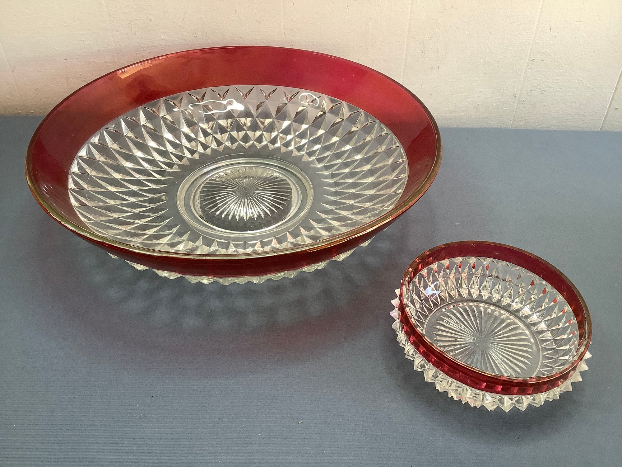 Diamond Point Ruby Trimmed Glass Bowl Set Of 2 #2004499 | Auctionninja.com